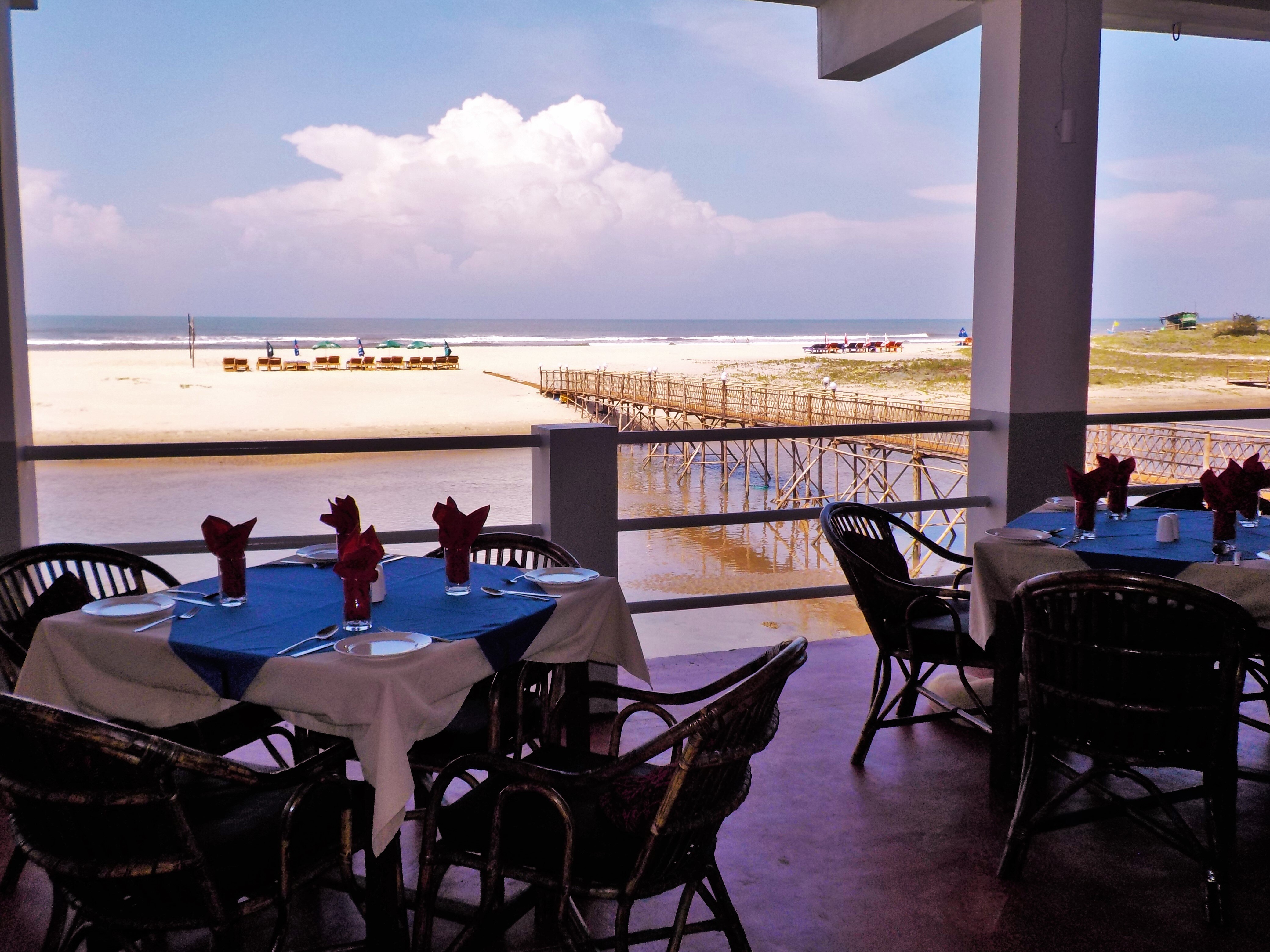 SUNSET WAVES RESORT 𝗕𝗢𝗢𝗞 Goa Resort