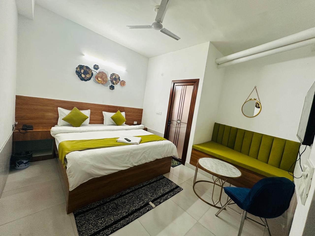 The Swarnim 𝗕𝗢𝗢𝗞 Noida Hotel