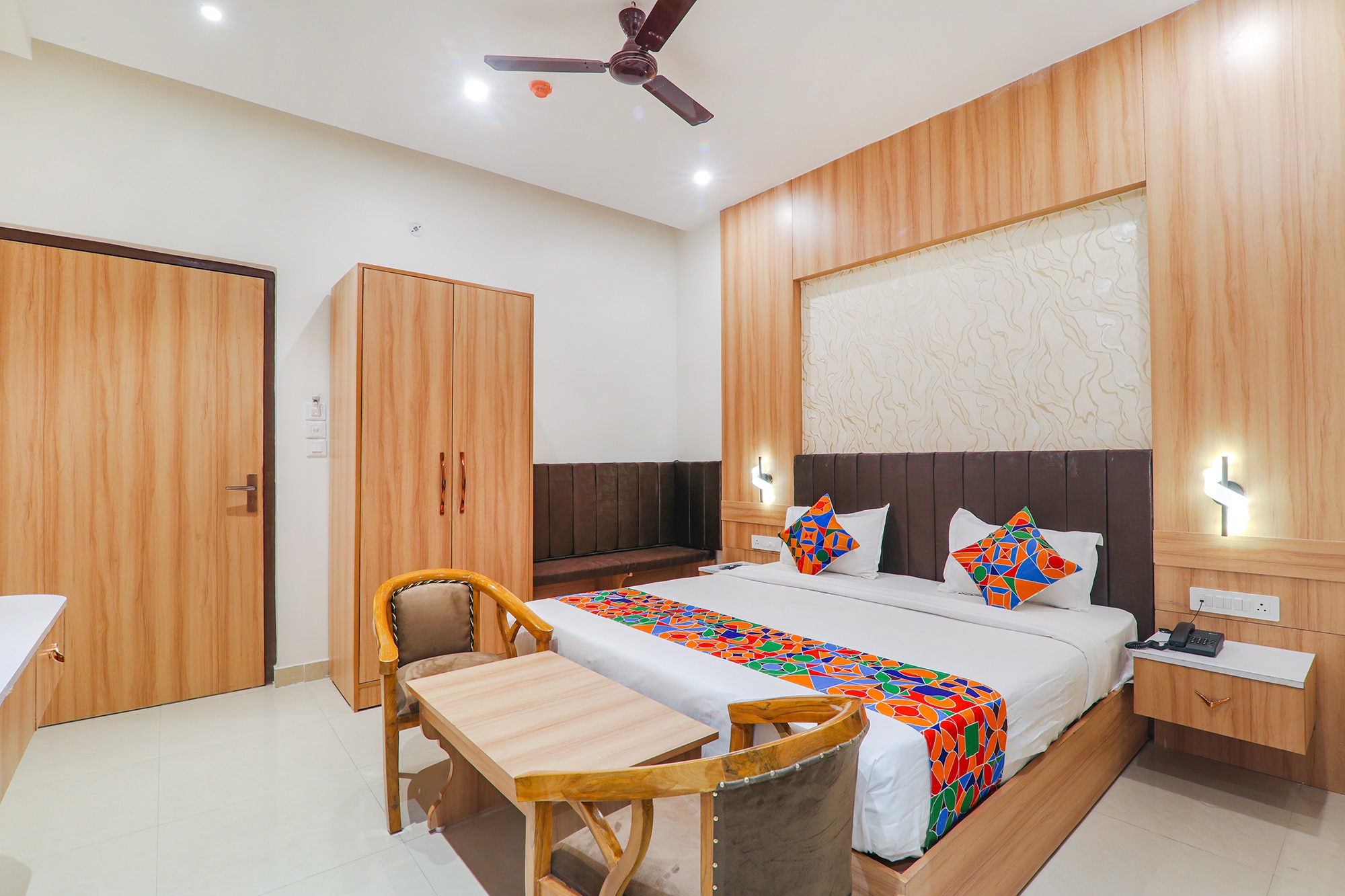 FabHotel Raj Palace 𝗕𝗢𝗢𝗞 Lucknow Hotel