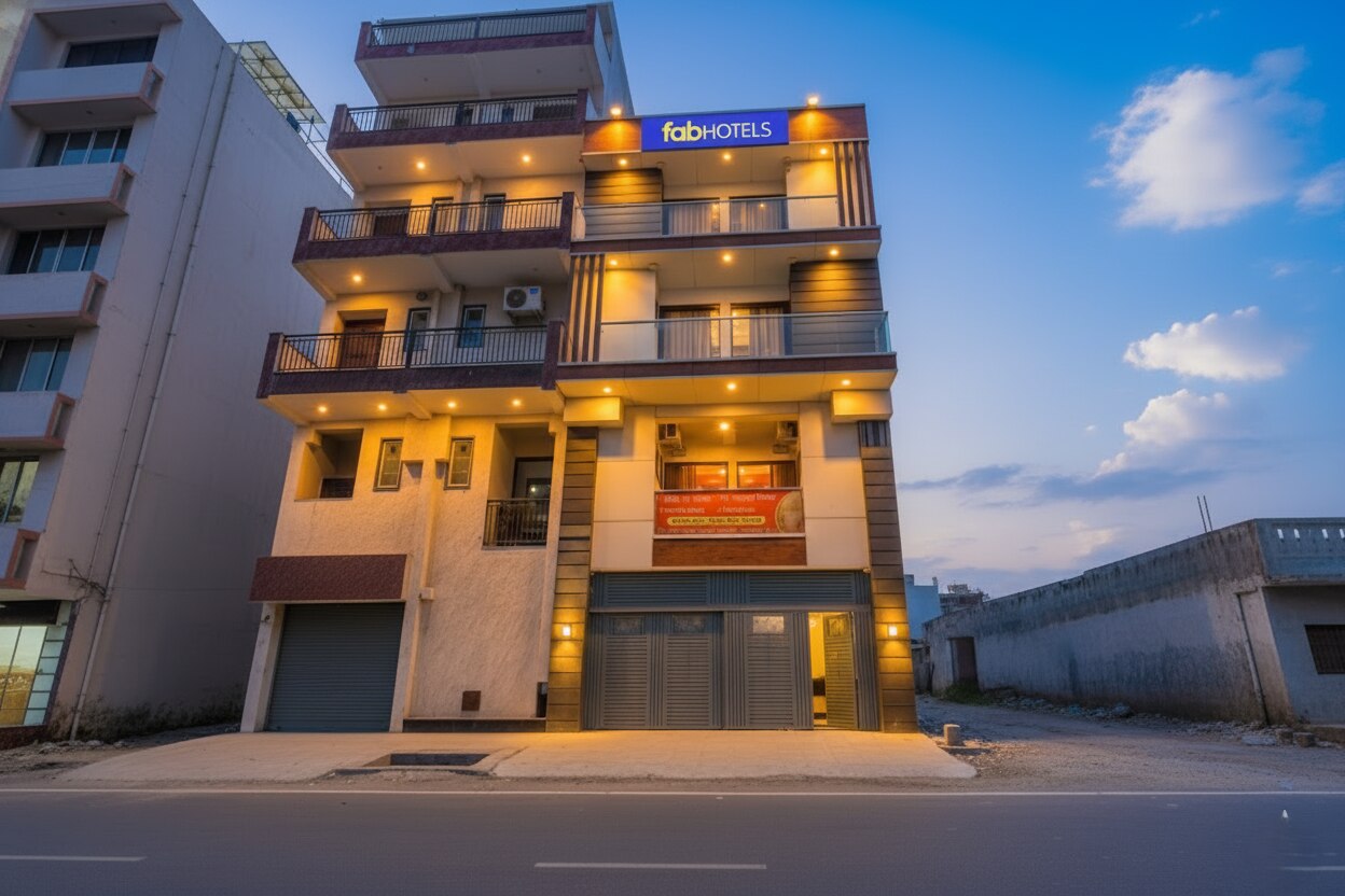 FabHotel Coco Tree 𝗕𝗢𝗢𝗞 Gurgaon Hotel