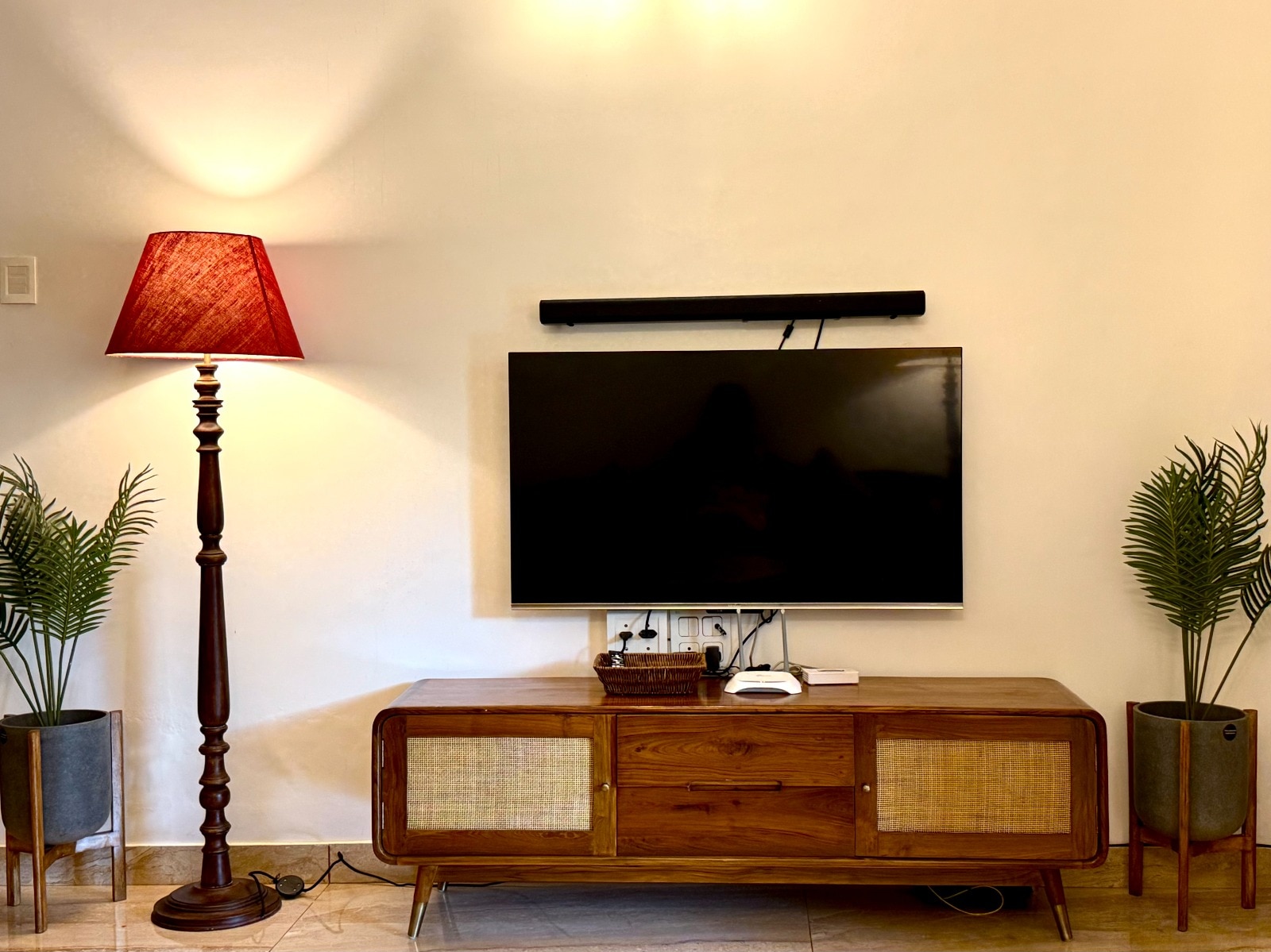 Poolside Vibes 𝗕𝗢𝗢𝗞 Goa Apartment
