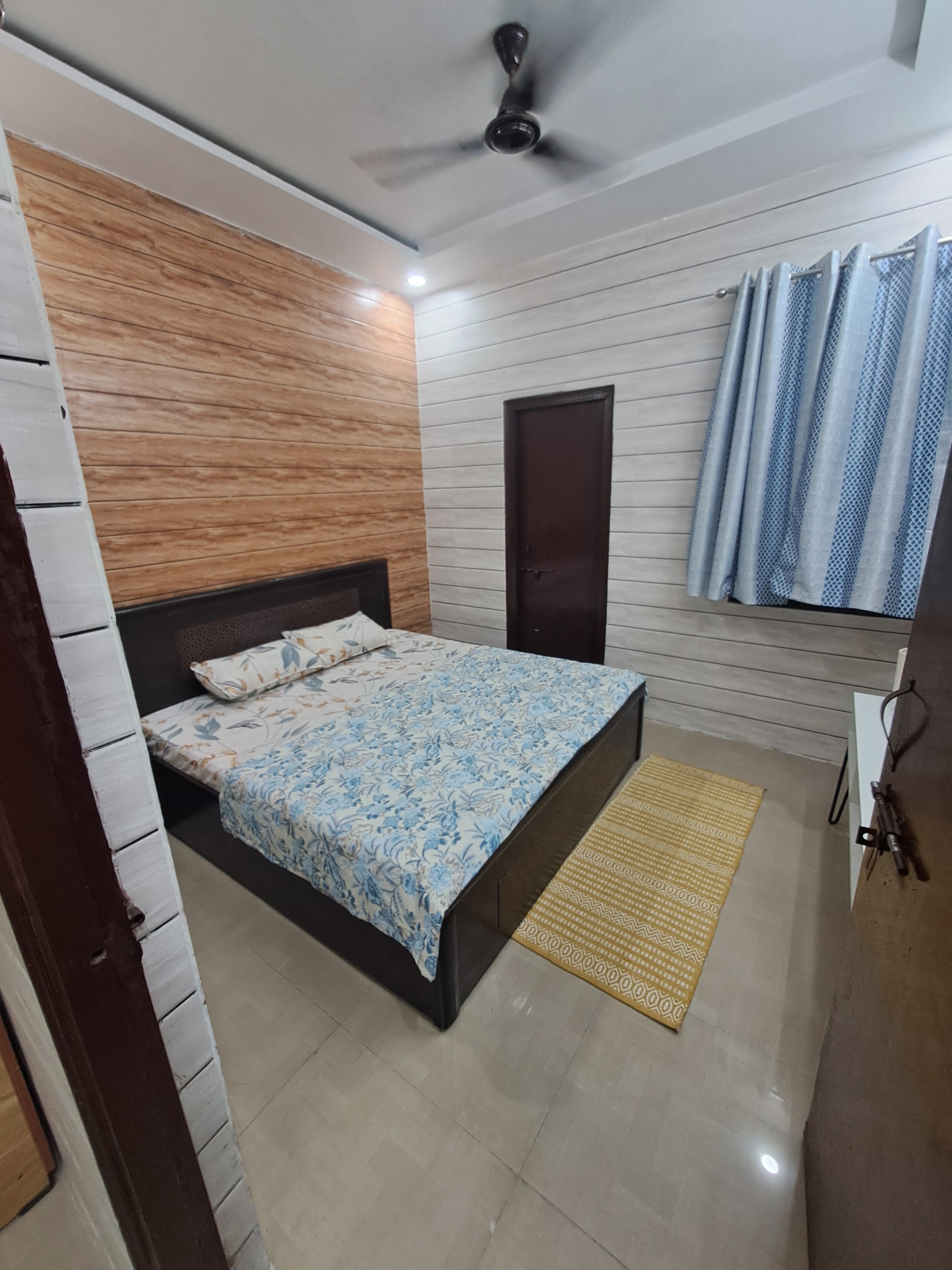 Vrindavan Gharonda HOME Stay 𝗕𝗢𝗢𝗞 Vrindavan Homestay