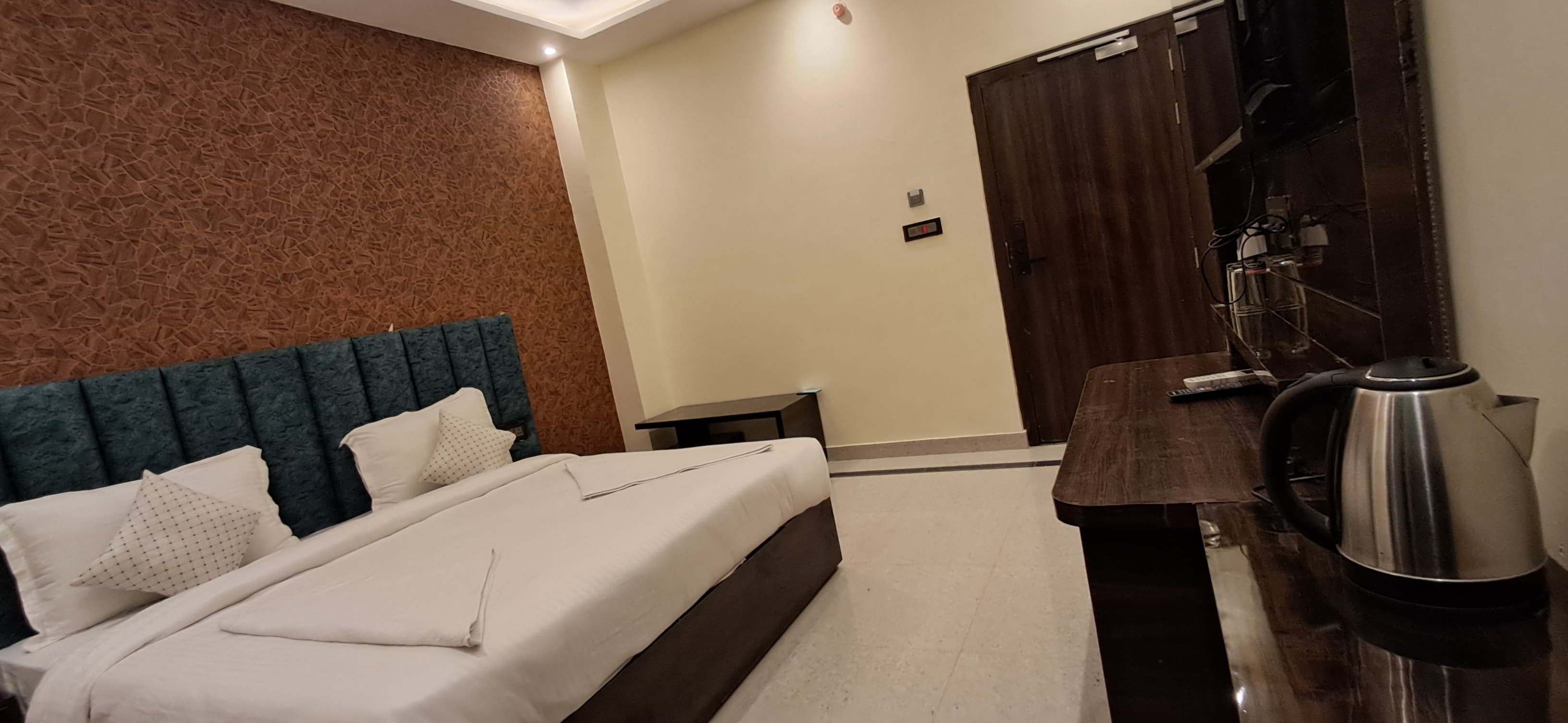 Hotel Madhuram, Ayodhya Ayodhya - Reviews, Photos & Offer