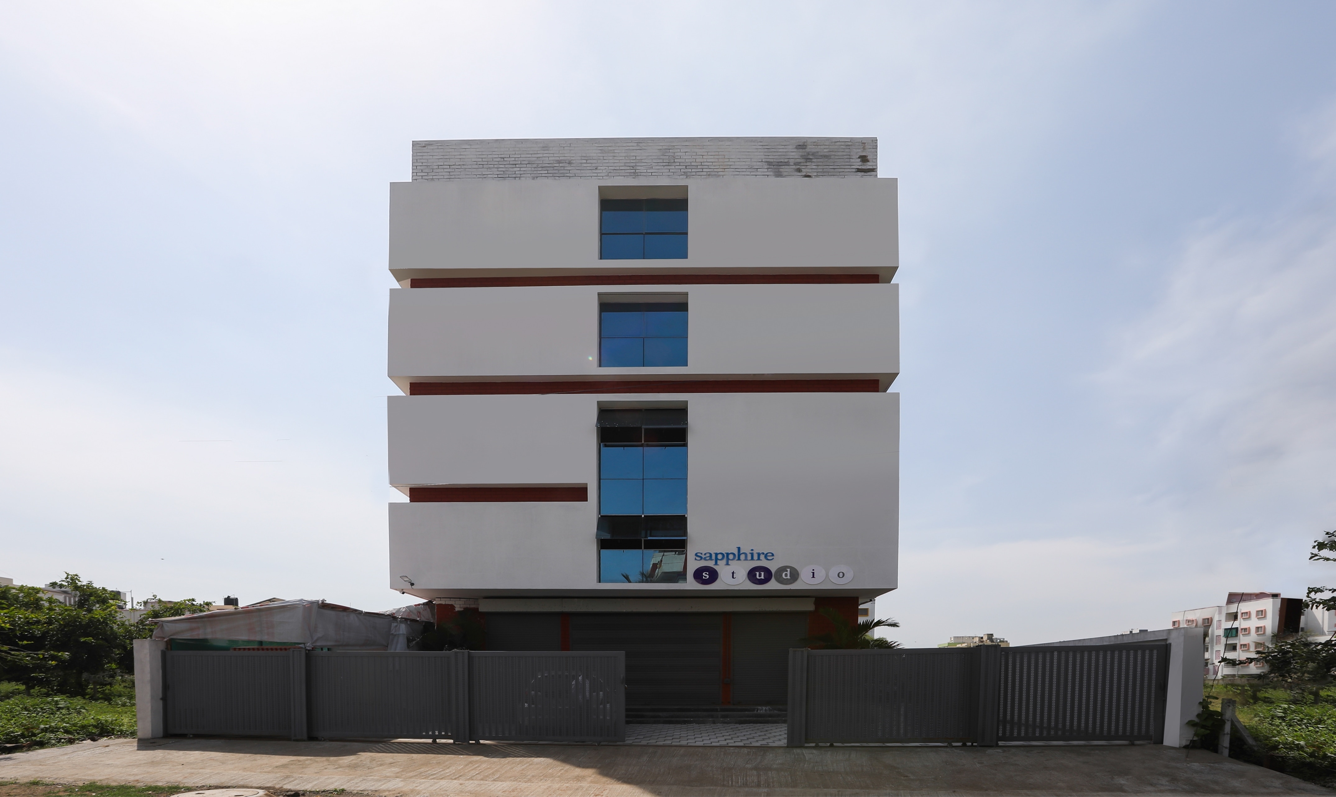 Treebo Sapphire Studio 𝗕𝗢𝗢𝗞 Nashik Hotel