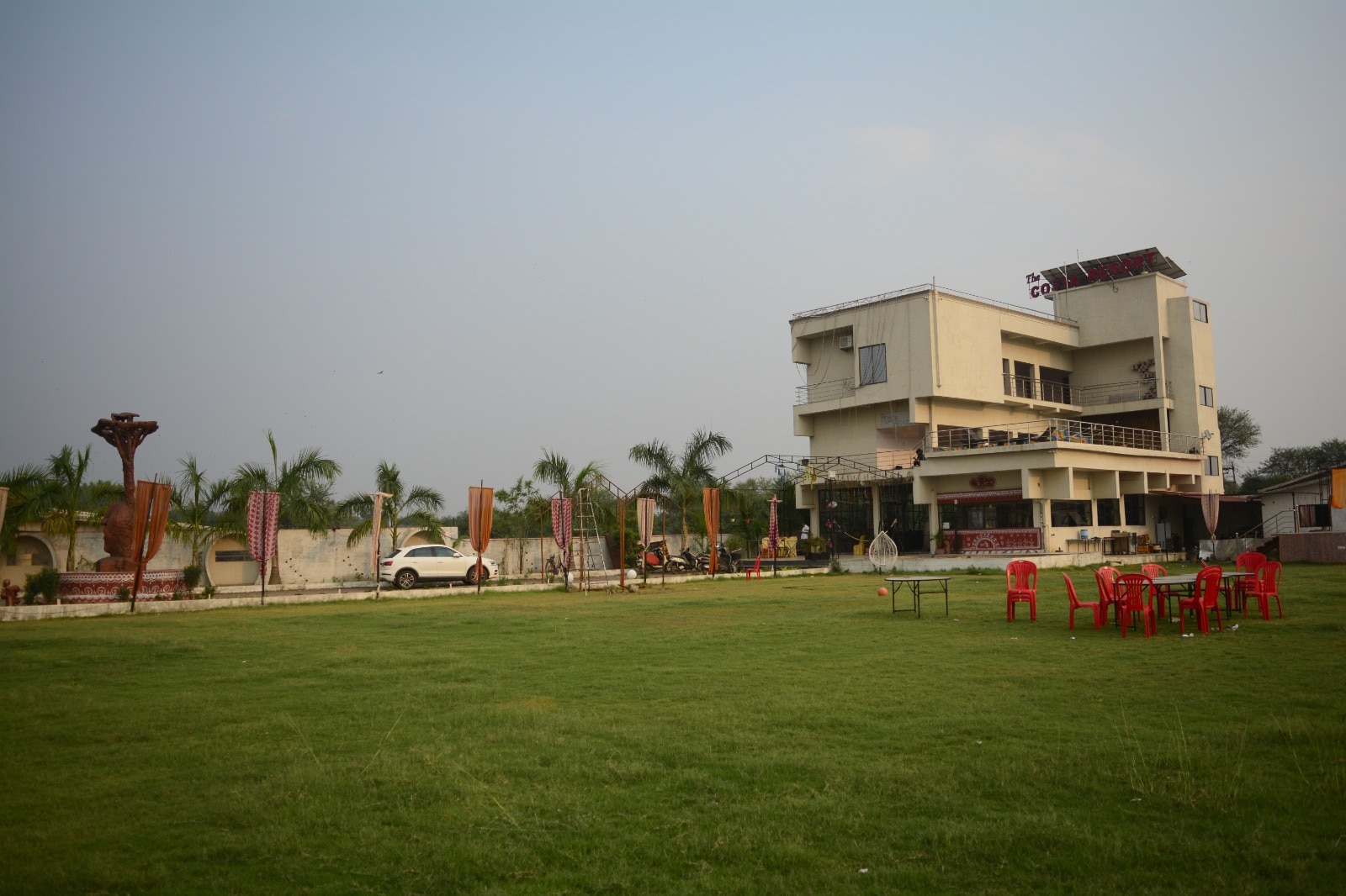The Costa Resort with Pool and River View 𝗕𝗢𝗢𝗞 Durg Resort