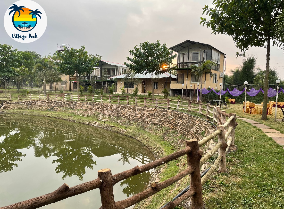 VillageDeck Resort 𝗕𝗢𝗢𝗞 Vidisha Resort