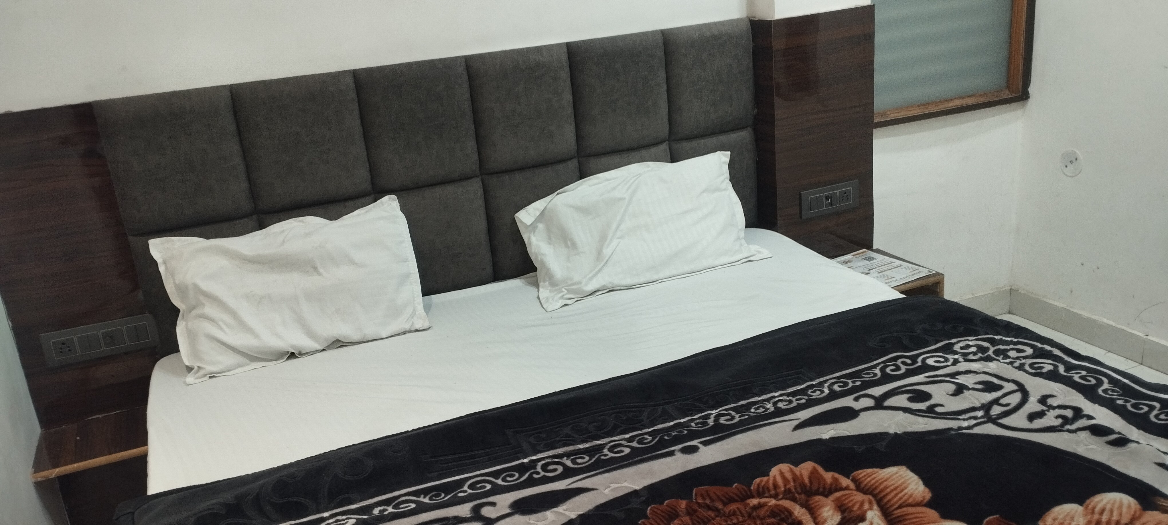 Mukhiya ji home stay 𝗕𝗢𝗢𝗞 Mathura Homestay