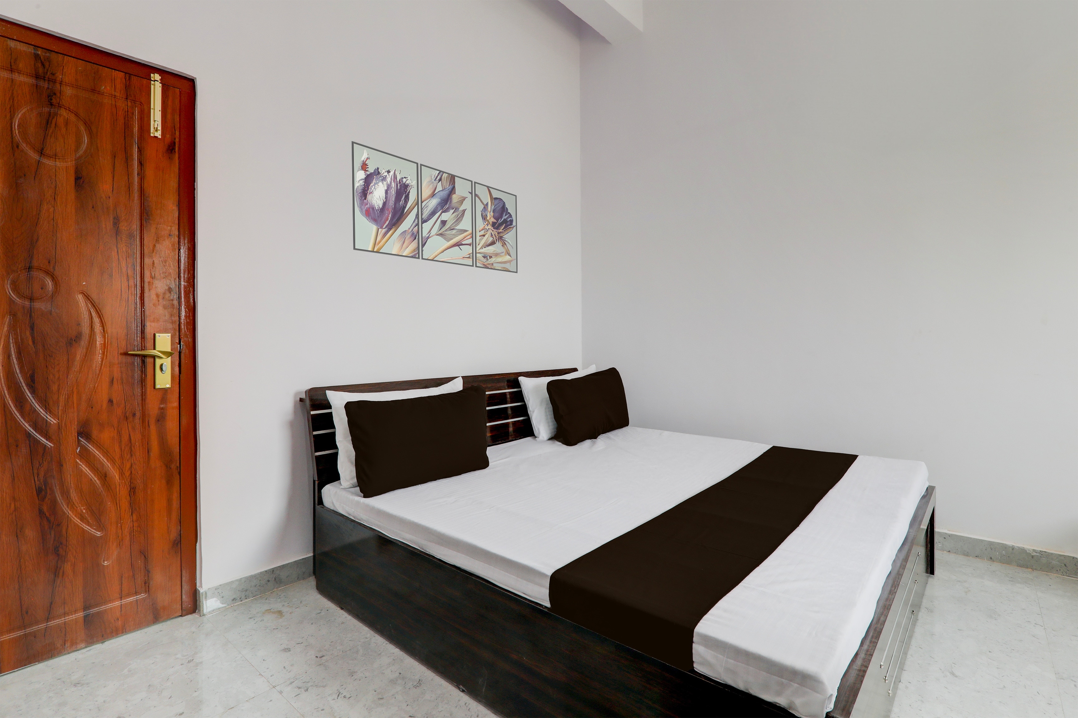 Hotel O Stay Inn 𝗕𝗢𝗢𝗞 Lucknow Hotel