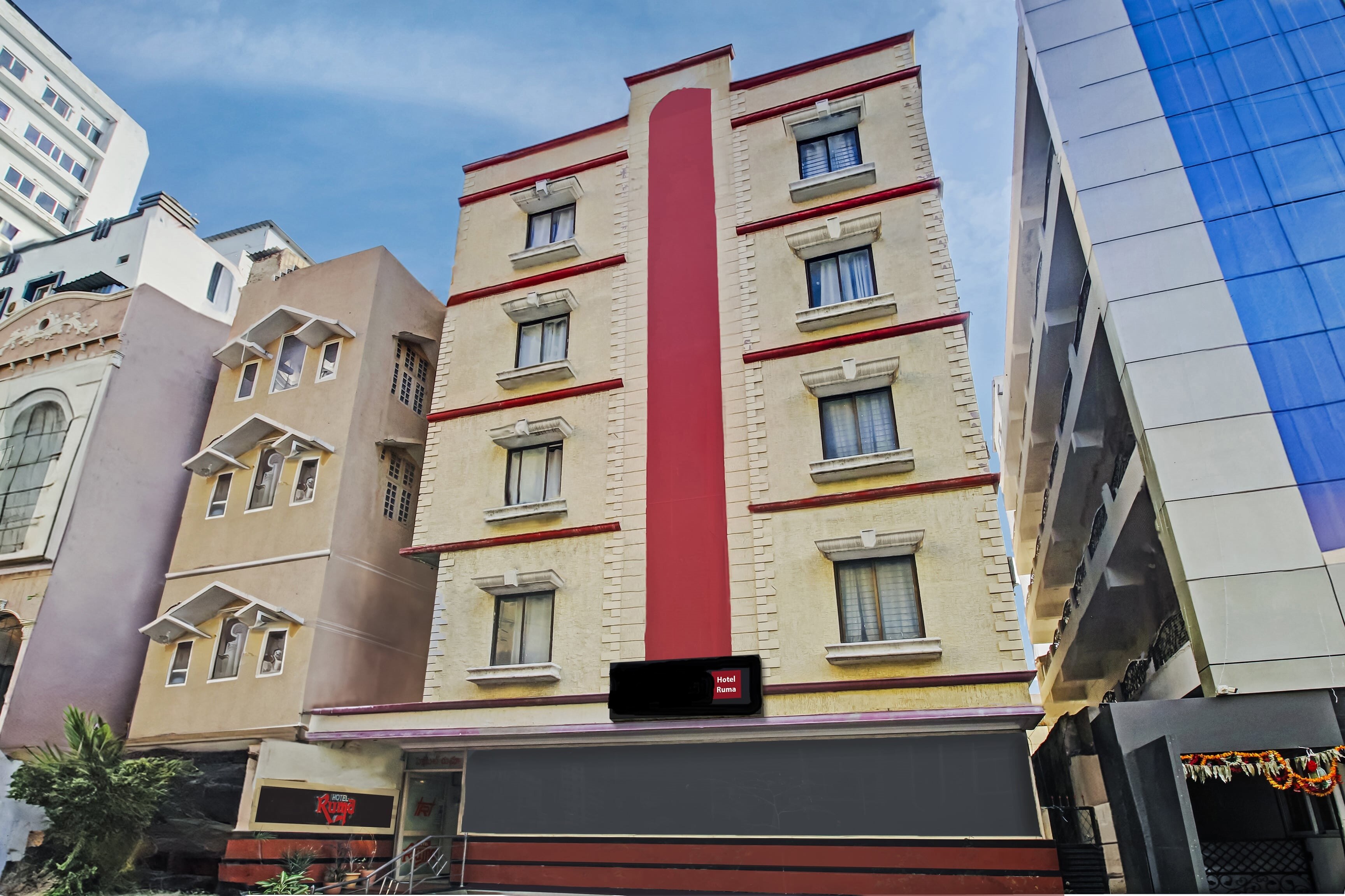 HOTEL RUMA LODGING 𝗕𝗢𝗢𝗞 Hyderabad Hotel