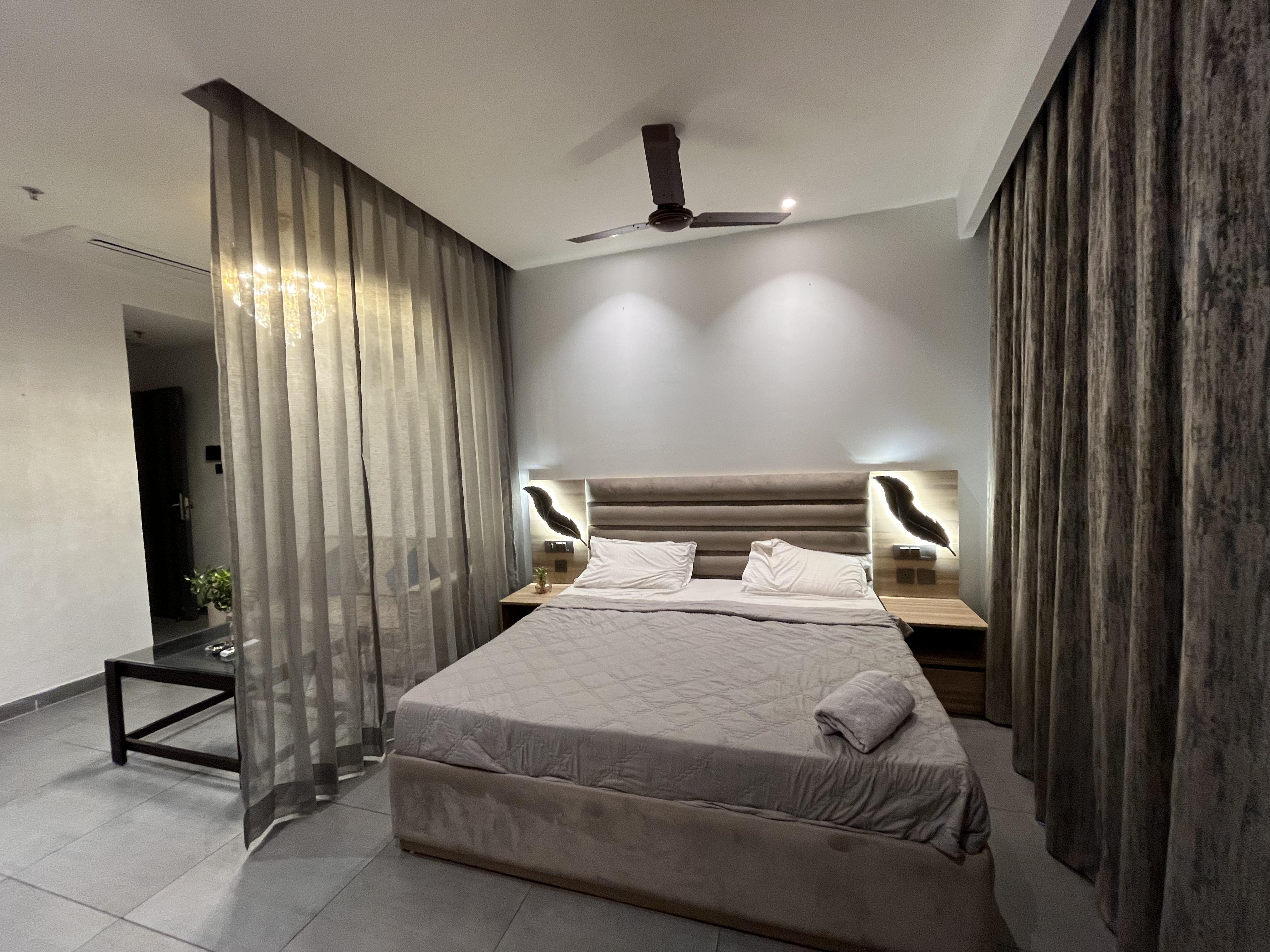 Rooms of The Supernova Suites ,38th floor, River and city view ...