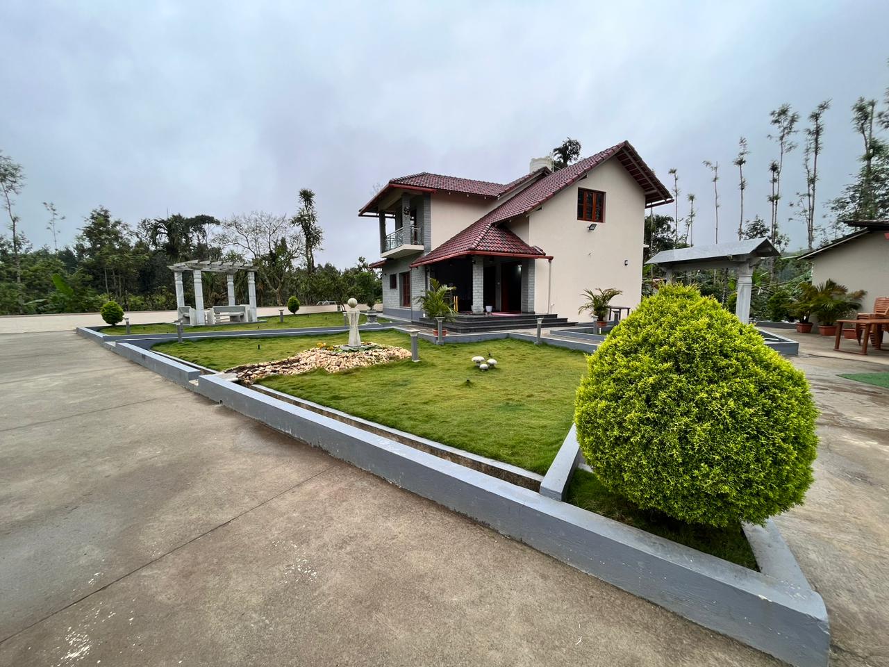 Thrilok Vihar Homestay. 𝗕𝗢𝗢𝗞 Chikmagalur Homestay