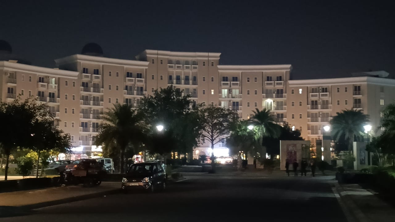 Radhe Radhe luxury aawas Omaxe eternity vrindaban. Cottage Vrindavan ...