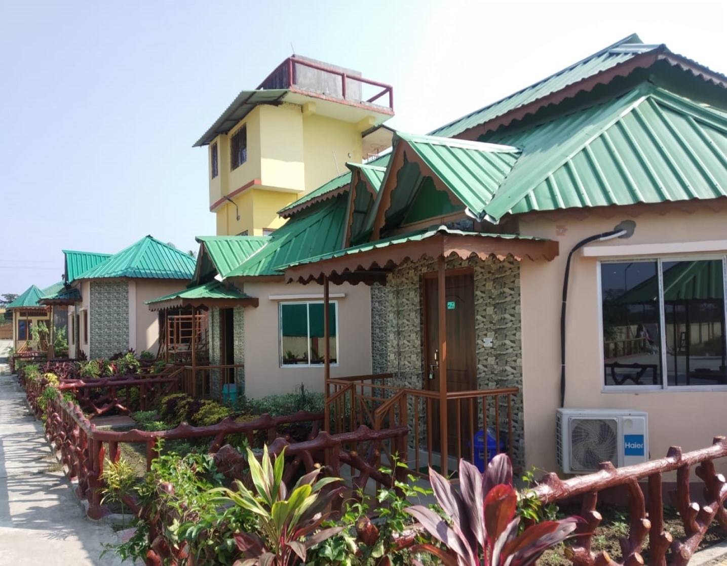 Gorumara Riverside Resort 𝗕𝗢𝗢𝗞 Lataguri Resort