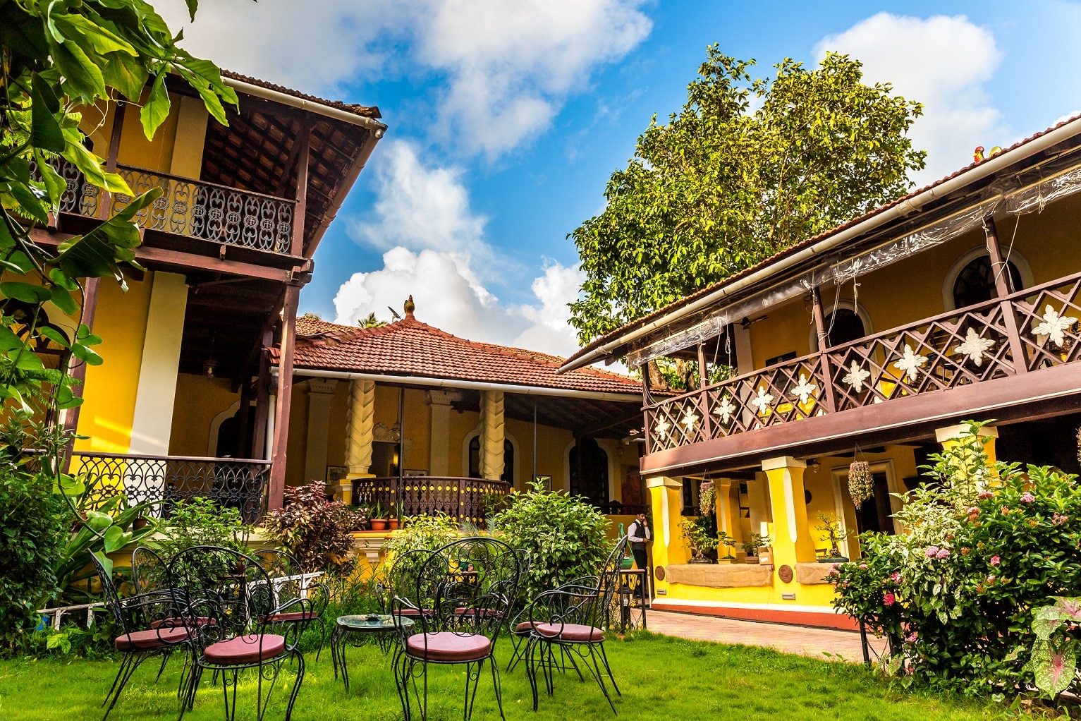 Casa Menezes | Rooms & Restaurant 𝗕𝗢𝗢𝗞 Goa Homestay