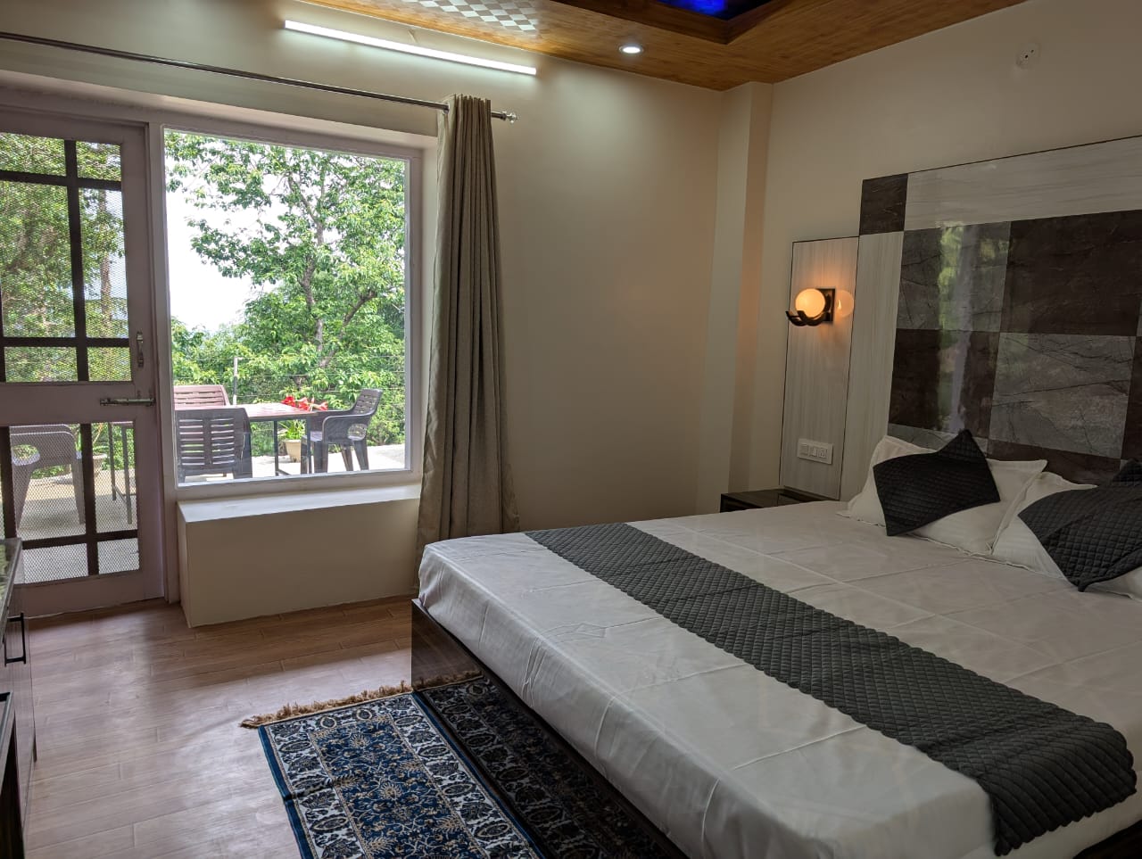 Deodar hill top homestay 𝗕𝗢𝗢𝗞 Chail Homestay