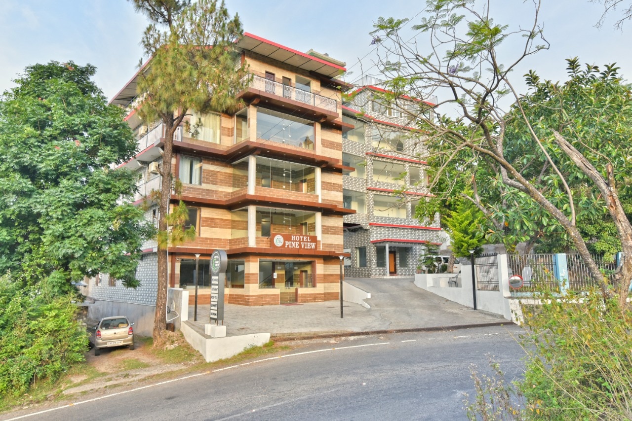 Hotel Pine View 𝗕𝗢𝗢𝗞 Dharamshala Hotel