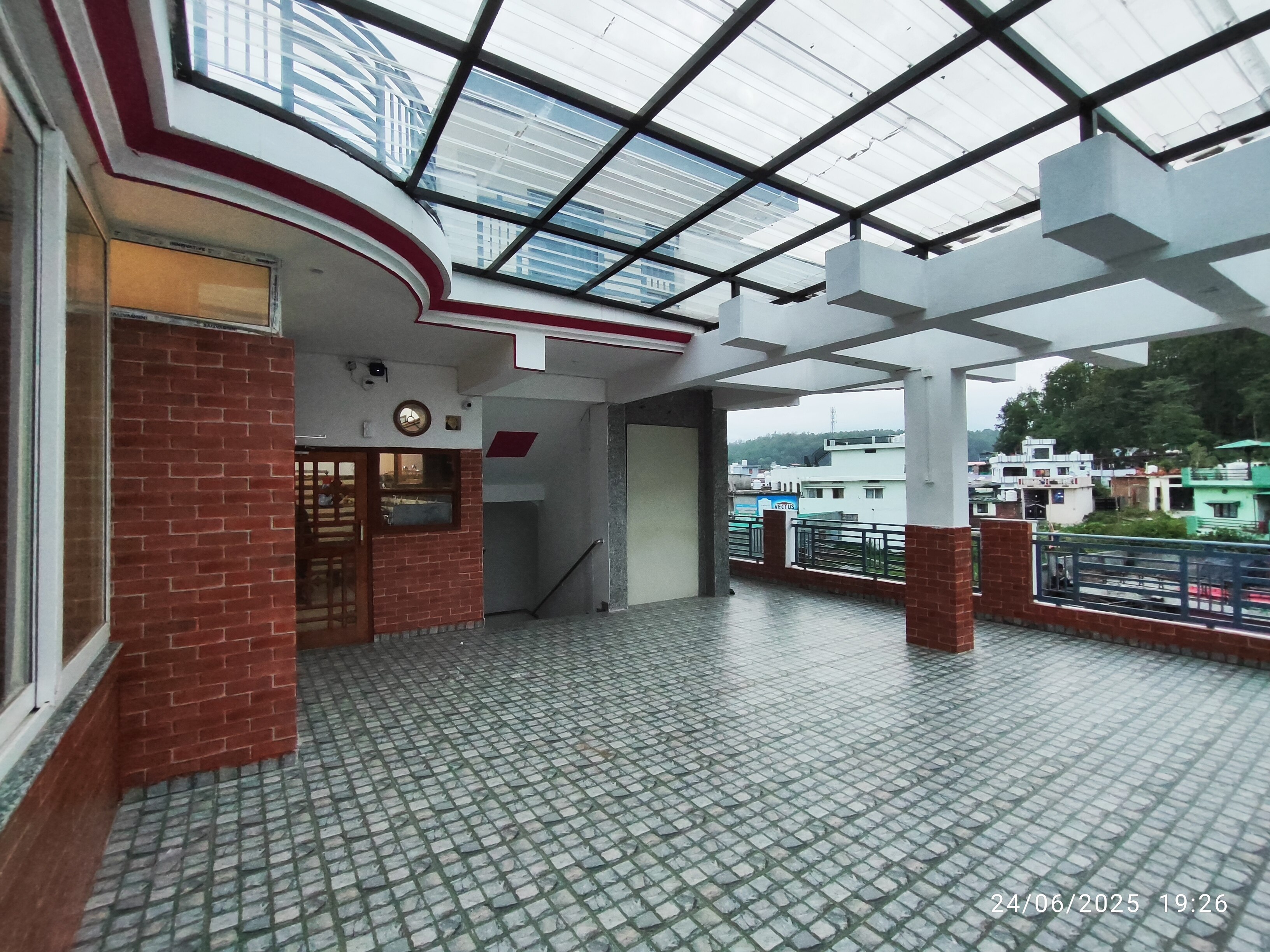 The hidden crest 𝗕𝗢𝗢𝗞 Dehradun Homestay