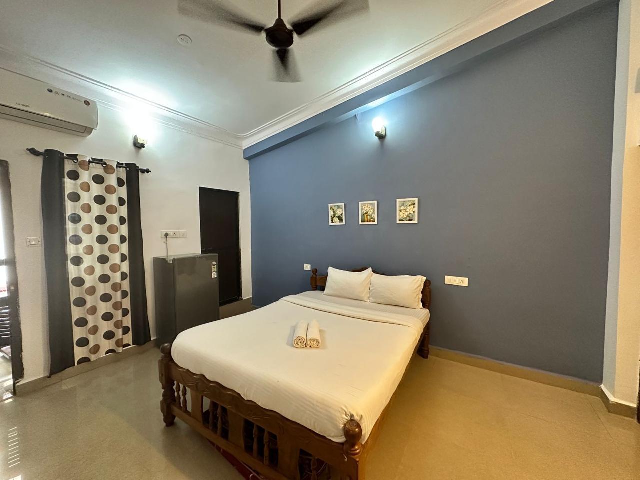Candolim Beach Inn 𝗕𝗢𝗢𝗞 Goa Apartment
