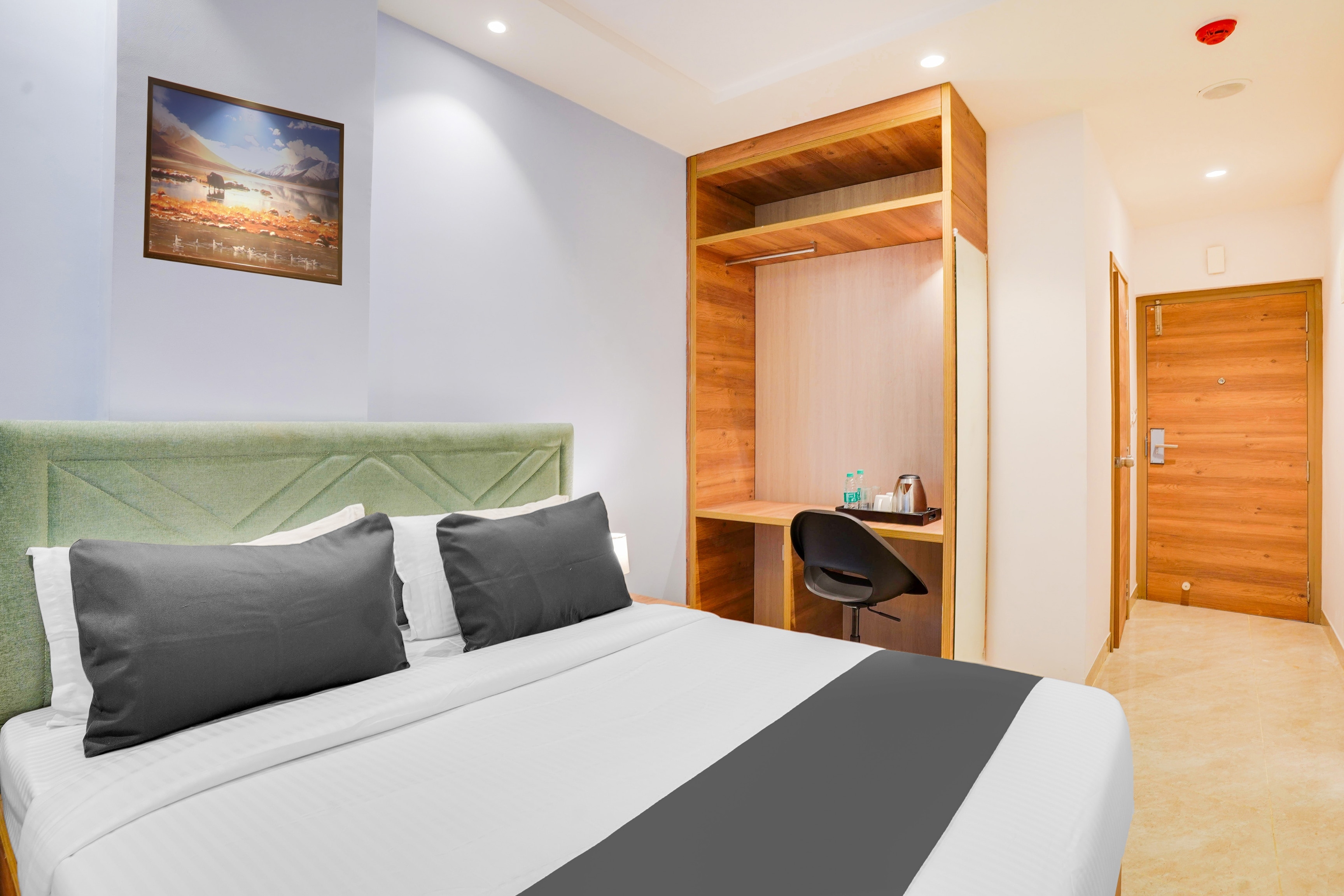 Photos of Super Townhouse ITPL Near Prestige Shanti Niketan - Hotel in ...
