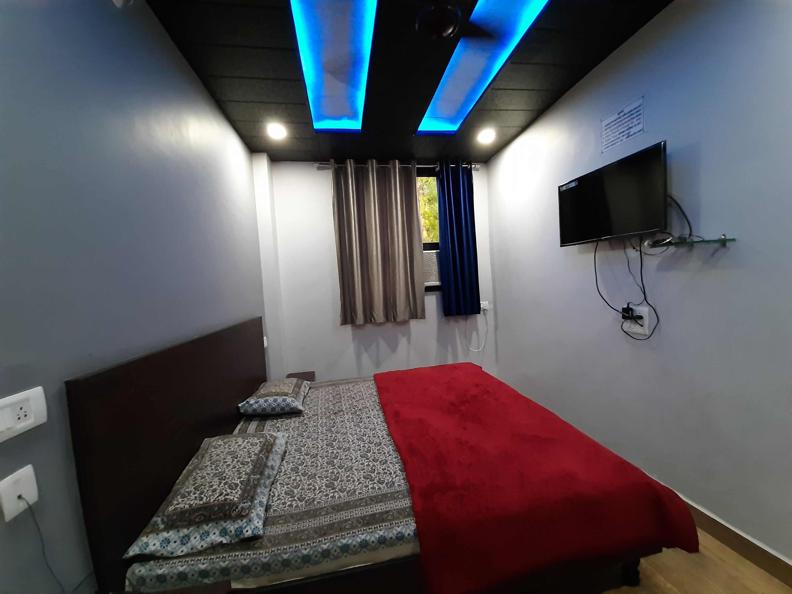 Hotel S Veer 𝗕𝗢𝗢𝗞 Kota Hotel