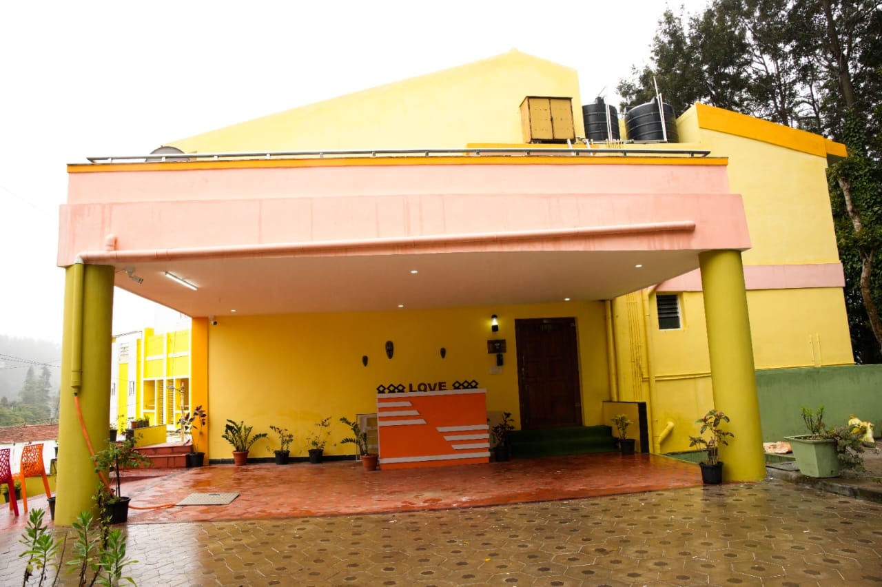 Hotel JK Grand 𝗕𝗢𝗢𝗞 Yercaud Villa