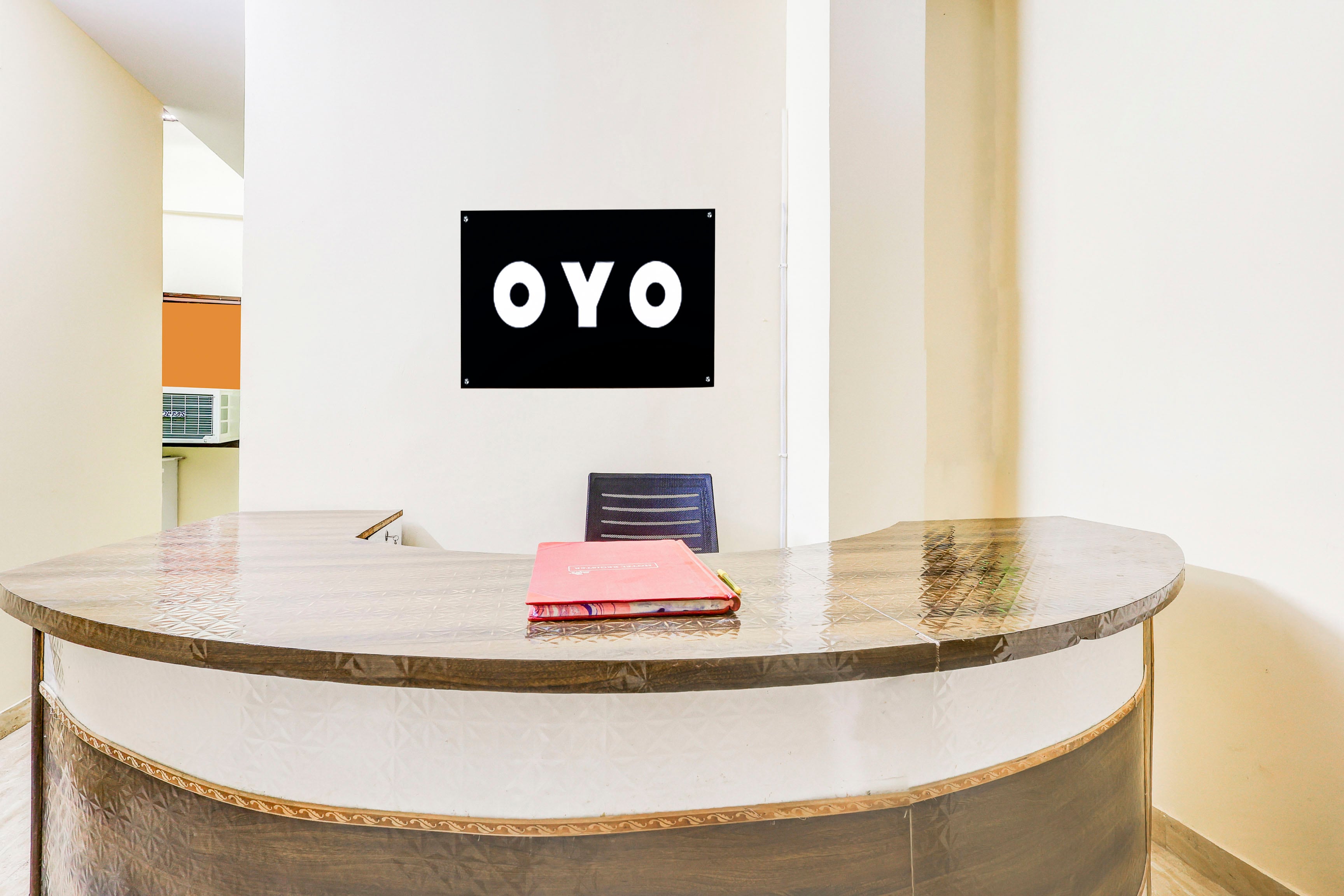 Super Hotel O YUVI 𝗕𝗢𝗢𝗞 Delhi Hotel