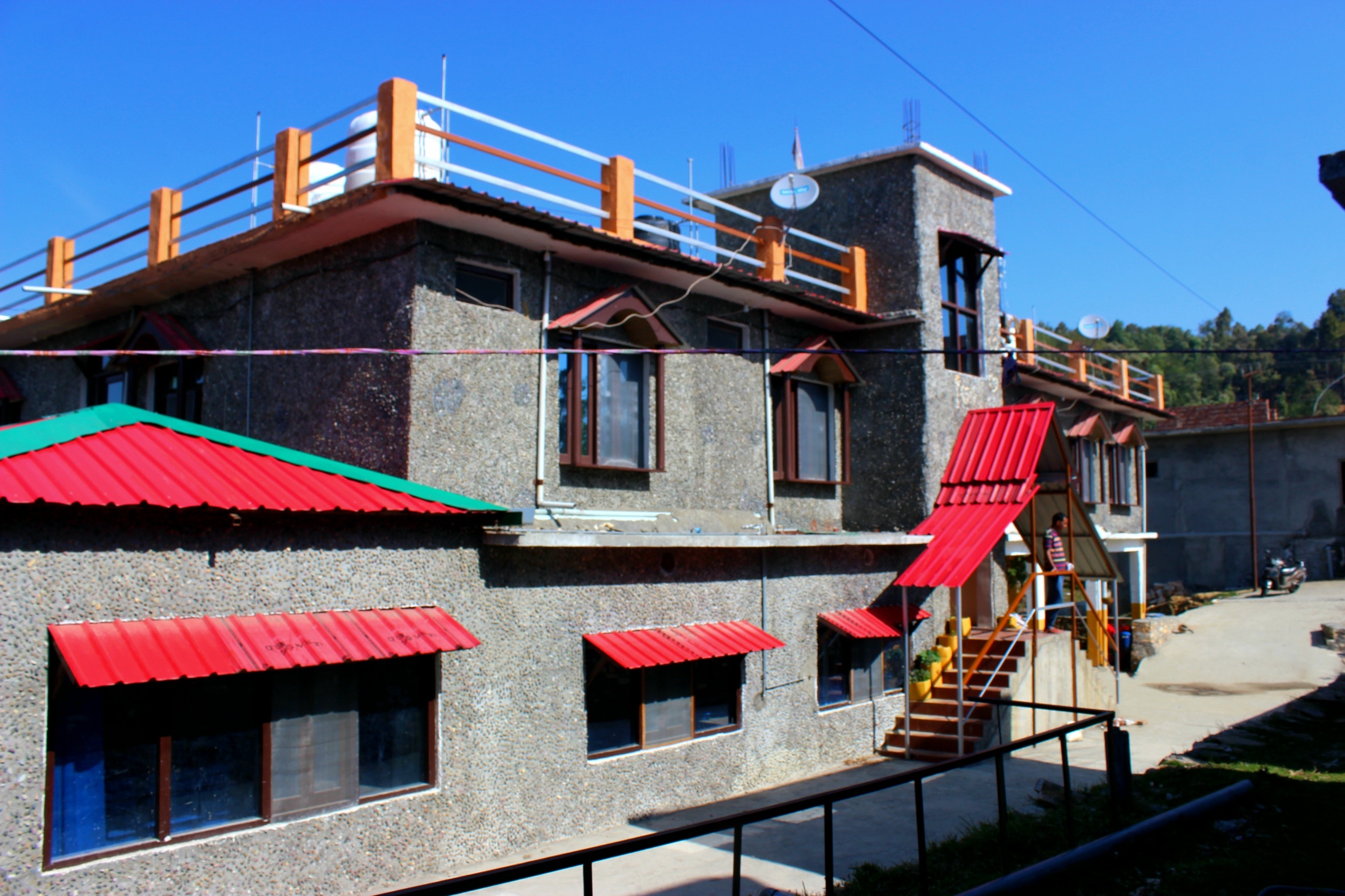 Hotel Om nanda rudra 𝗕𝗢𝗢𝗞 Chaukori Hotel