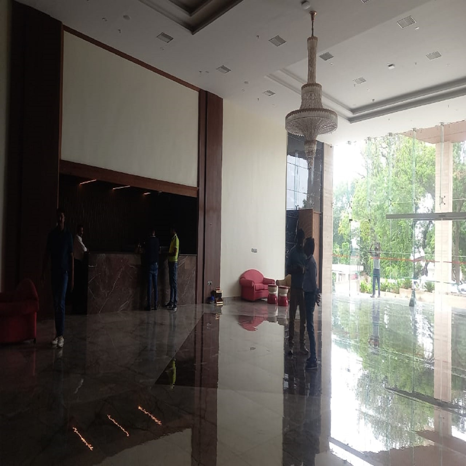 The Golden Tree 𝗕𝗢𝗢𝗞 Jaunpur Resort