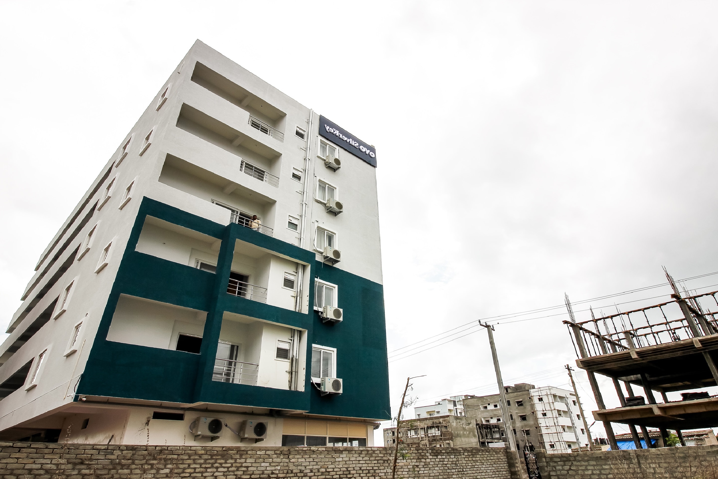 Hotel O Silverkey ,near RTO office kondapur 𝗕𝗢𝗢𝗞 Hyderabad Hotel