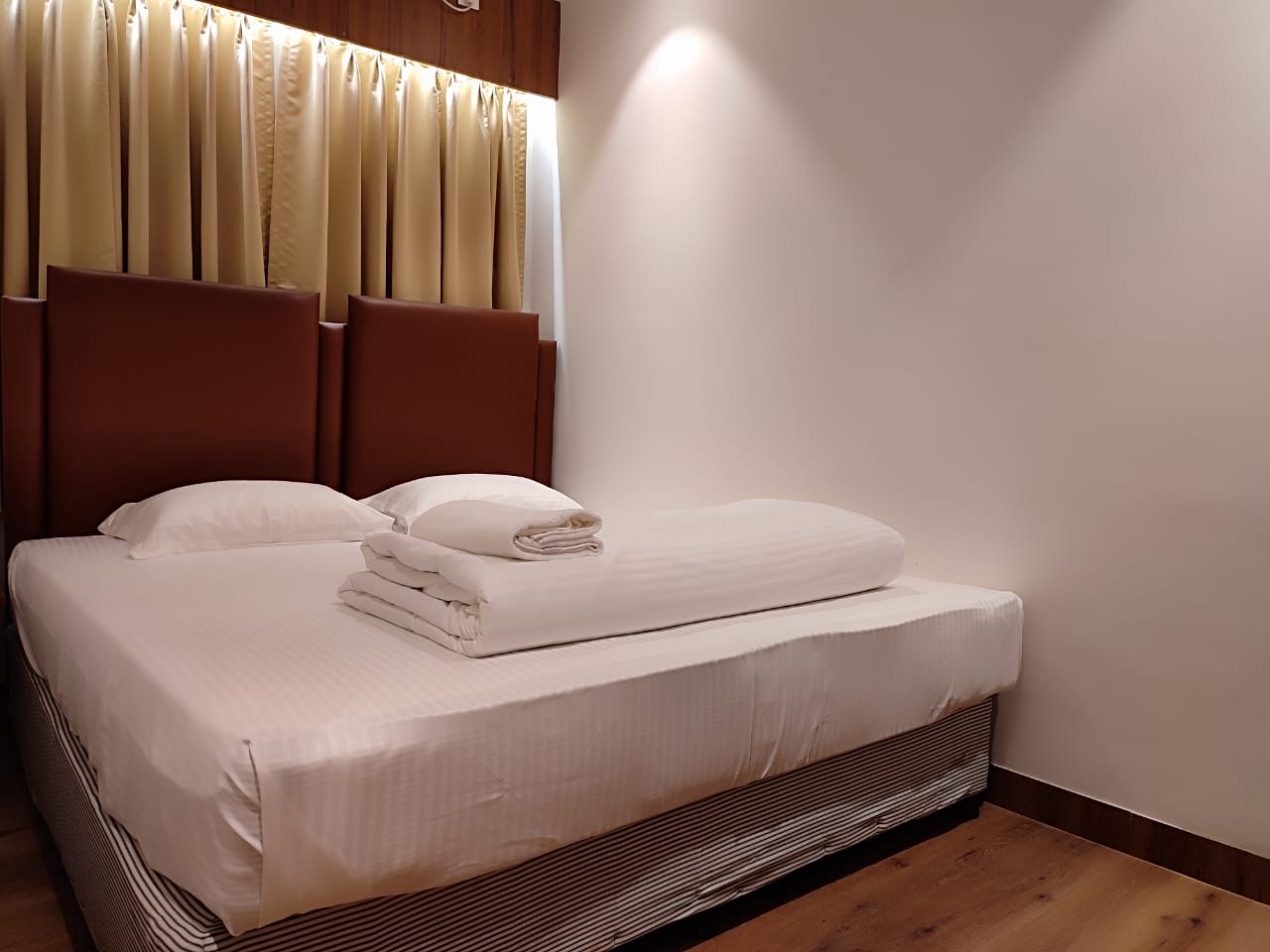 Hotel Mohan Palace Berhampur-West Bengal - Reviews, Photos & Offer