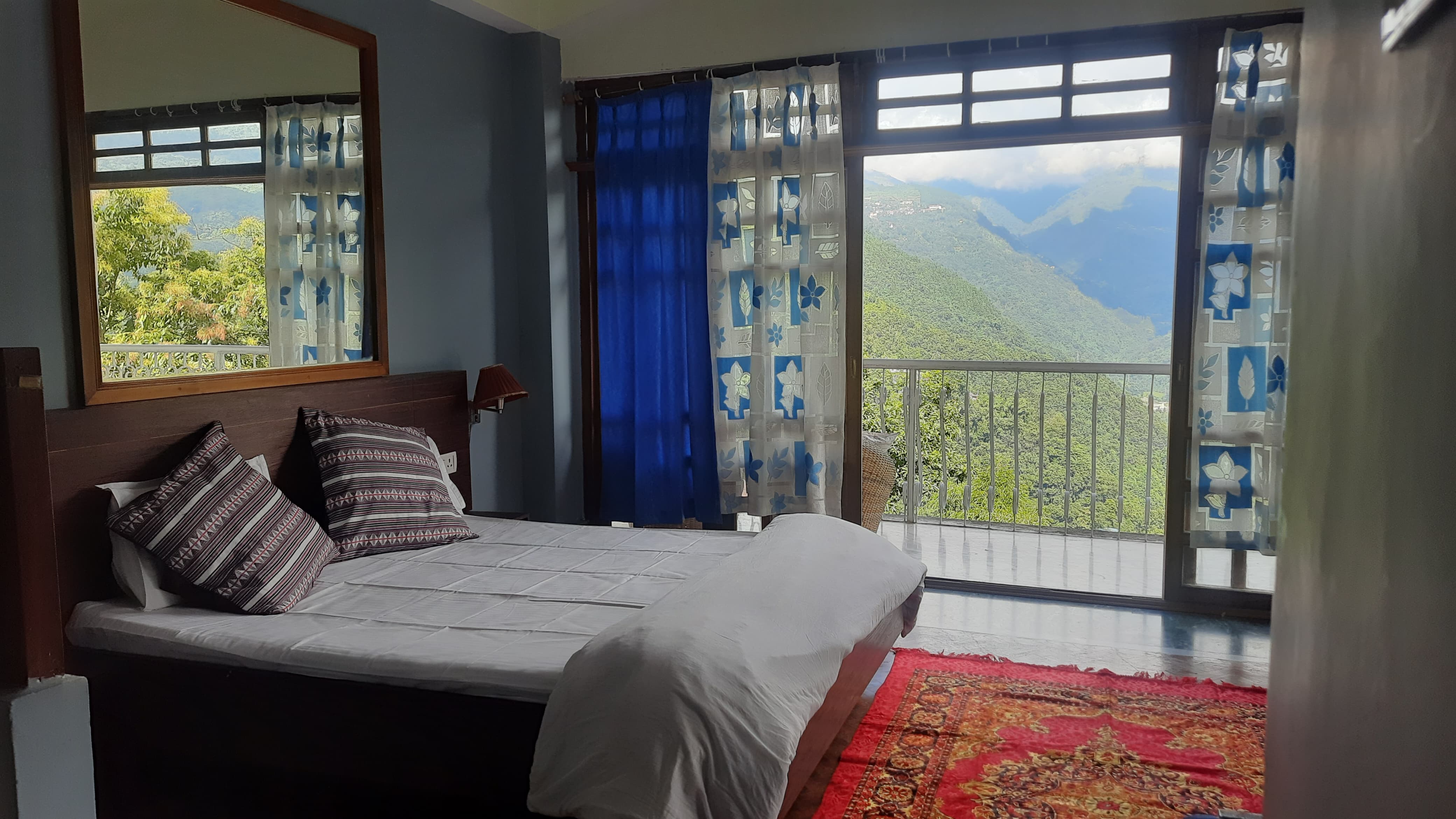 Ronglyang Lotus Villa Homestay ( Entirely Luxury villa) 𝗕𝗢𝗢𝗞 Gangtok ...