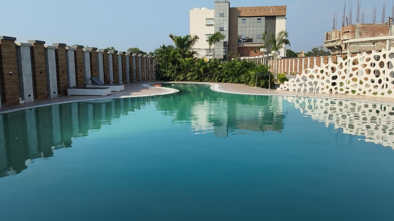 Majestic Garden 𝗕𝗢𝗢𝗞 Malda Hotel