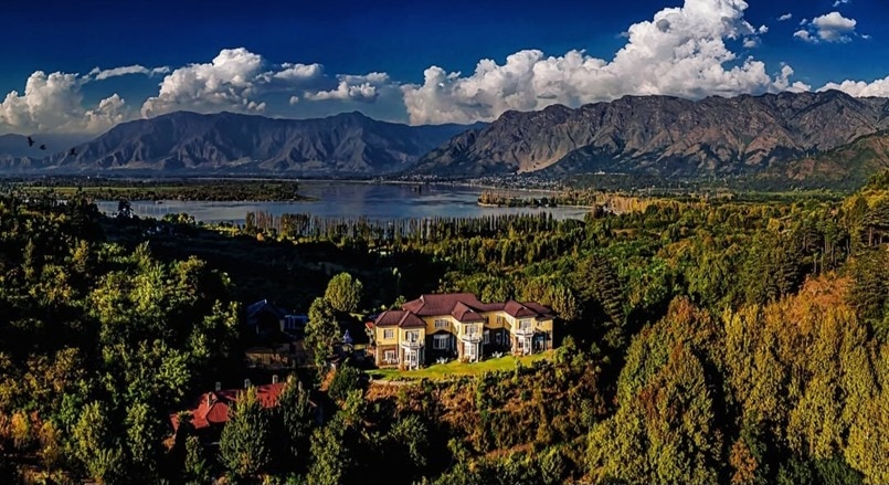 Karan Mahal 𝗕𝗢𝗢𝗞 Srinagar Hotel