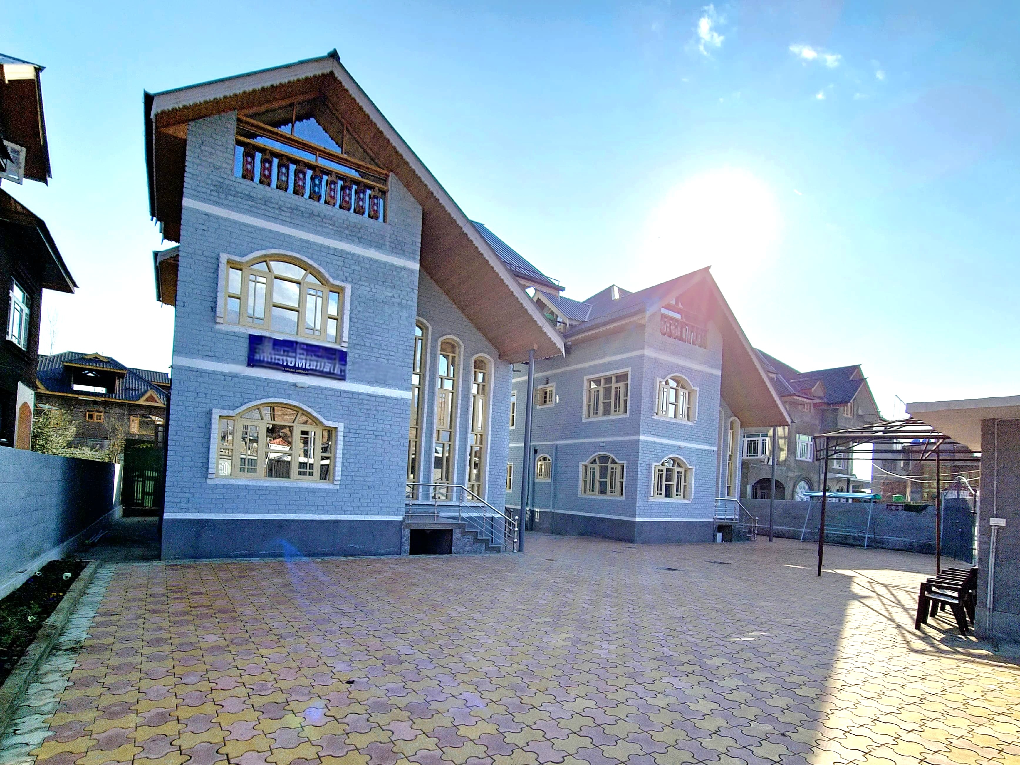Dilawar Homestay 𝗕𝗢𝗢𝗞 Srinagar Homestay