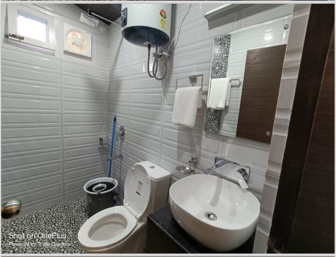 Hotel Brothers 𝗕𝗢𝗢𝗞 Shimla Hotel