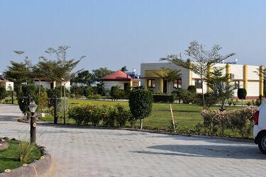 The Desert Den 𝗕𝗢𝗢𝗞 Little Rann of Kutch Hotel