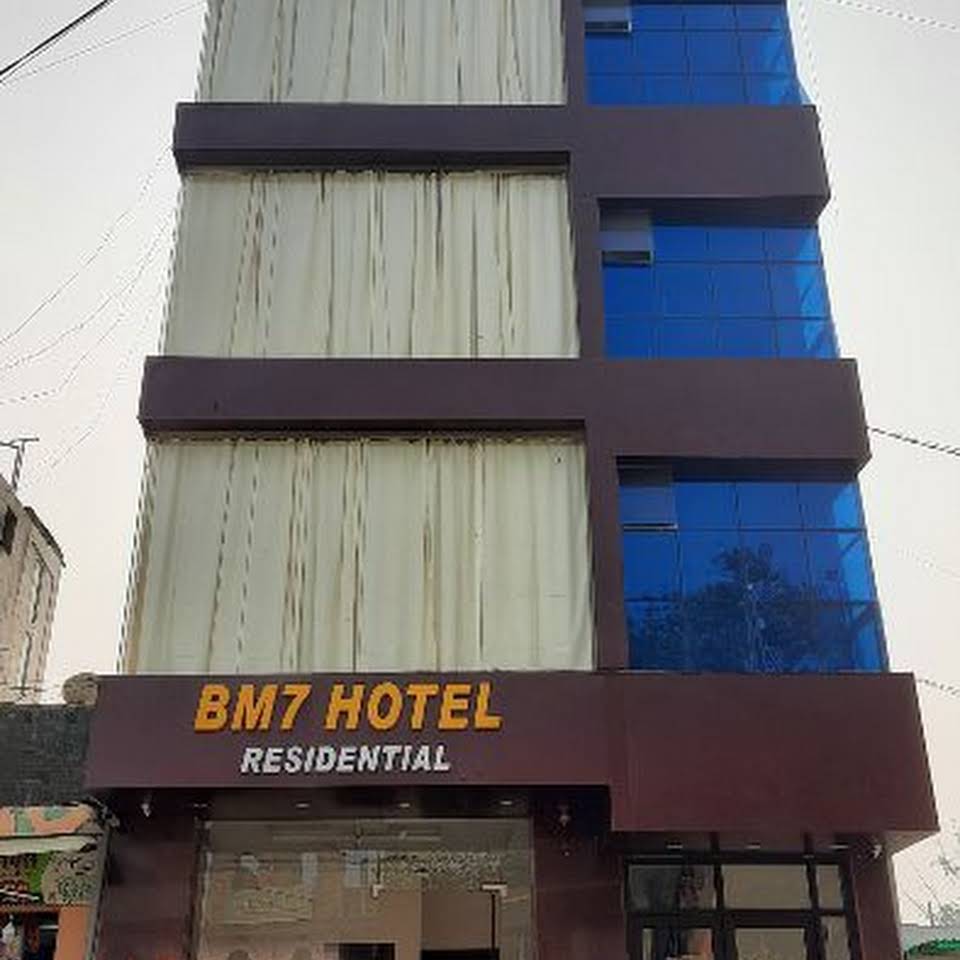 BM7 HOTEL 𝗕𝗢𝗢𝗞 Motihari Motel