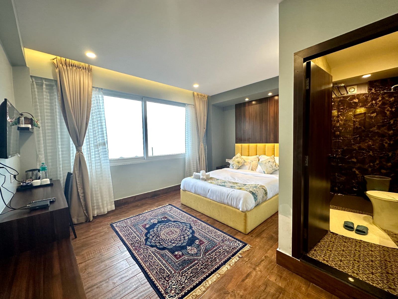 Olive by Tej hotels and resorts, mall road 𝗕𝗢𝗢𝗞 Darjeeling Hotel