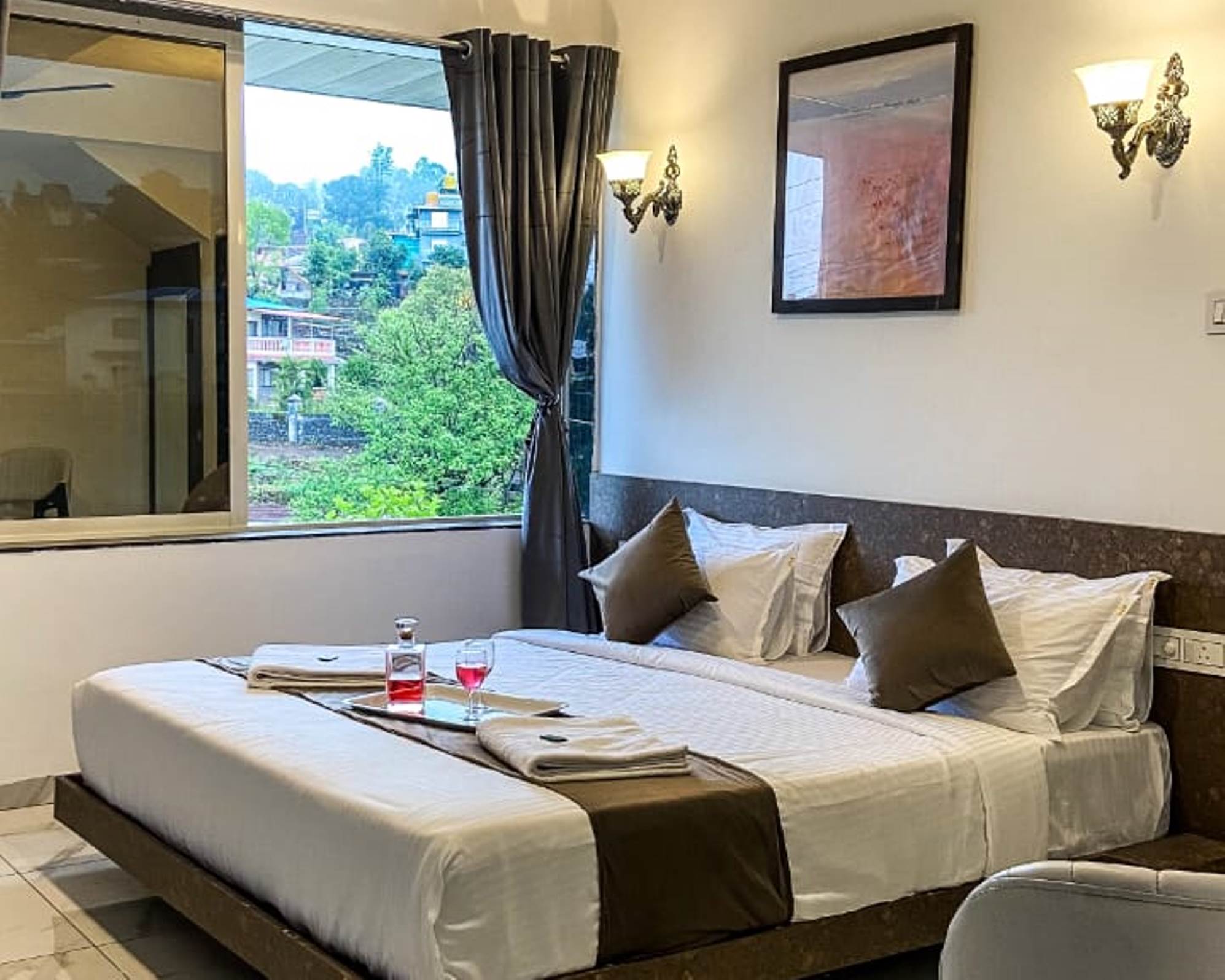 The Jhoomar House 𝗕𝗢𝗢𝗞 Mahabaleshwar Villa
