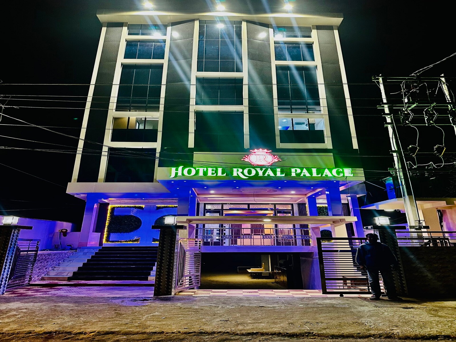 HOTEL ROYAL PALACE 𝗕𝗢𝗢𝗞 Nagaon Hotel