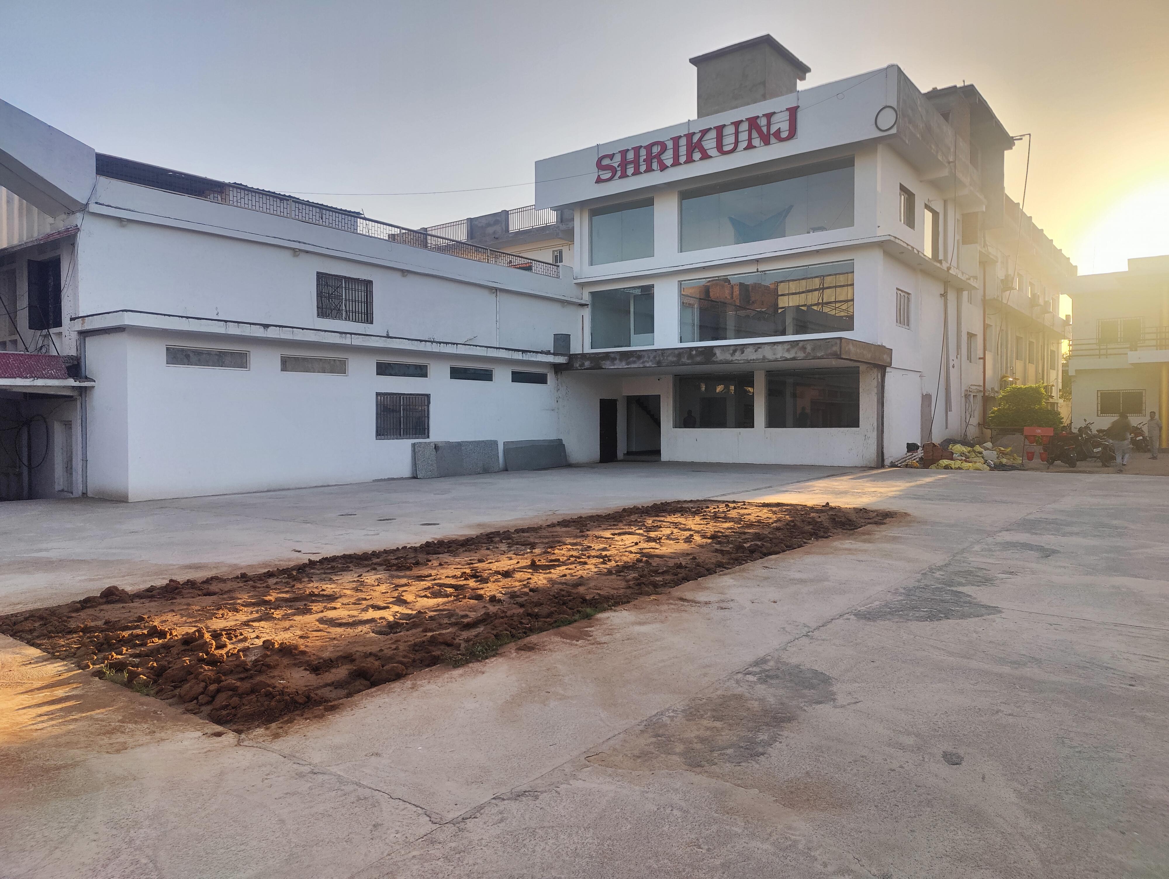 Reviews of Shri Kunj Hotel & Restaurant - Hotel in Chanderi