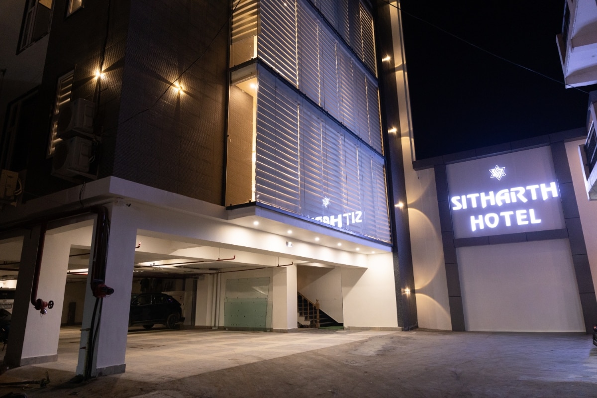 Sitharth Hotel 𝗕𝗢𝗢𝗞 Dehradun Hotel