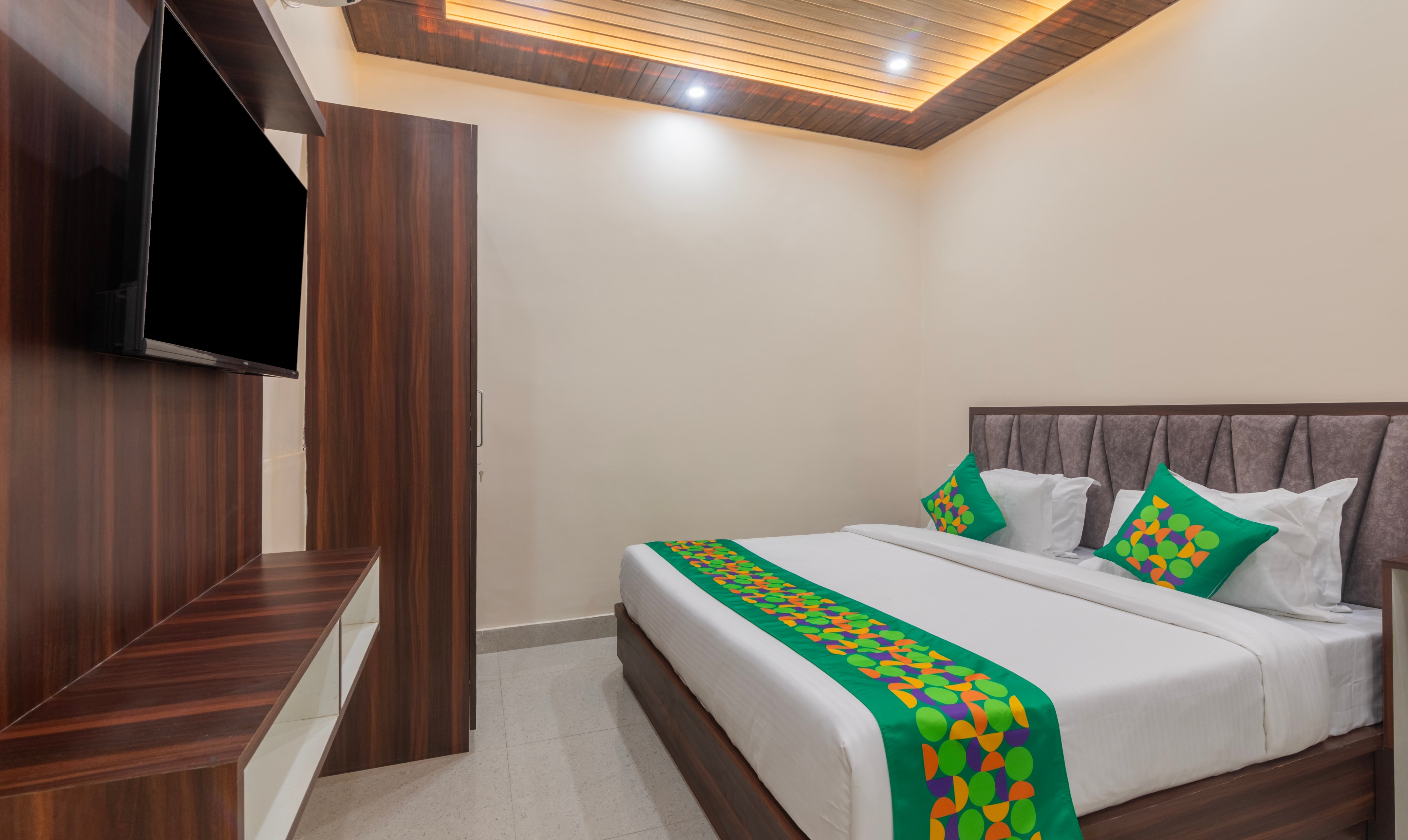 Treebo Golden Kashi Hotel Varanasi - Reviews, Photos & Offer