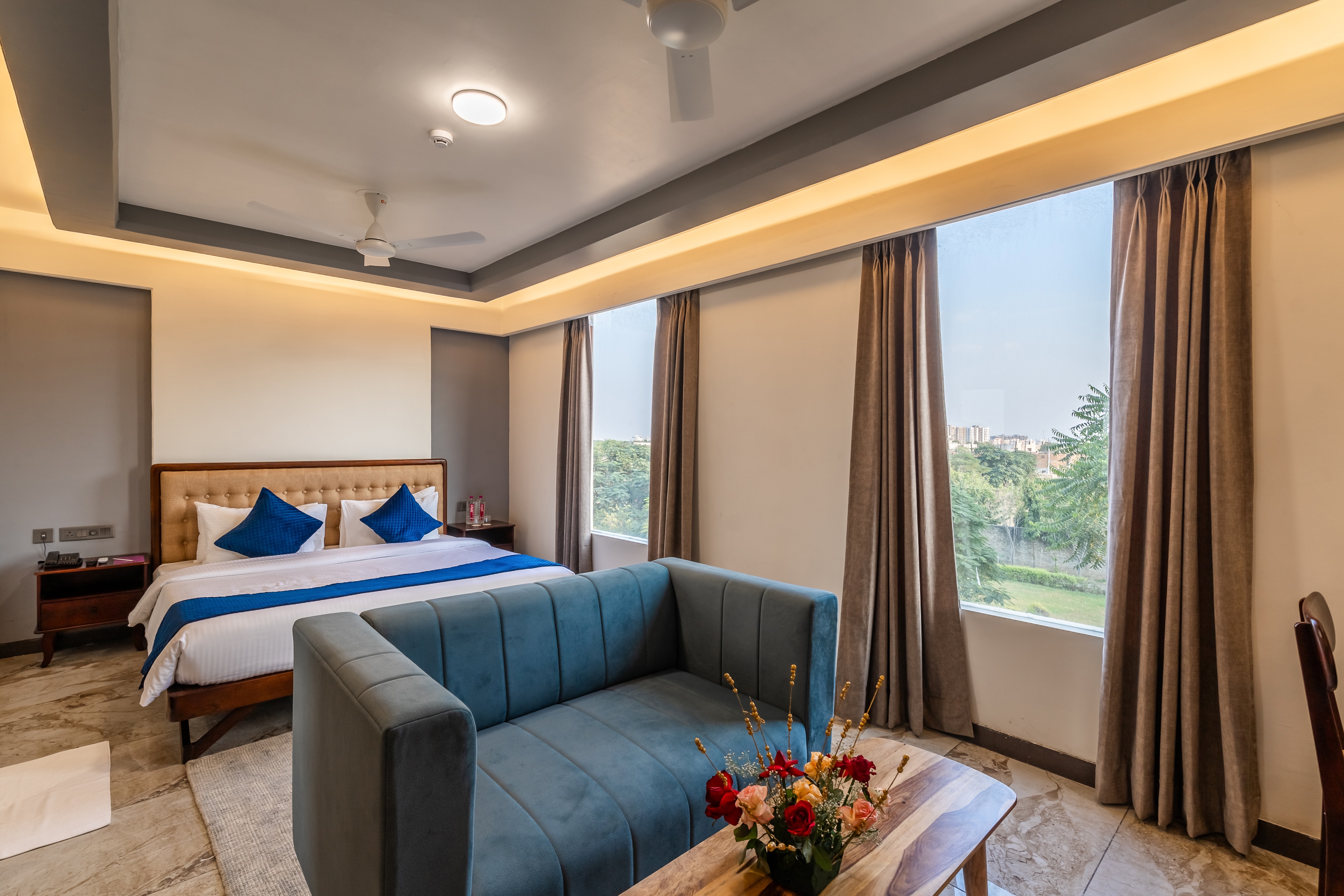 Clarks Inn Suites Jaipur 𝗕𝗢𝗢𝗞 Jaipur Resort