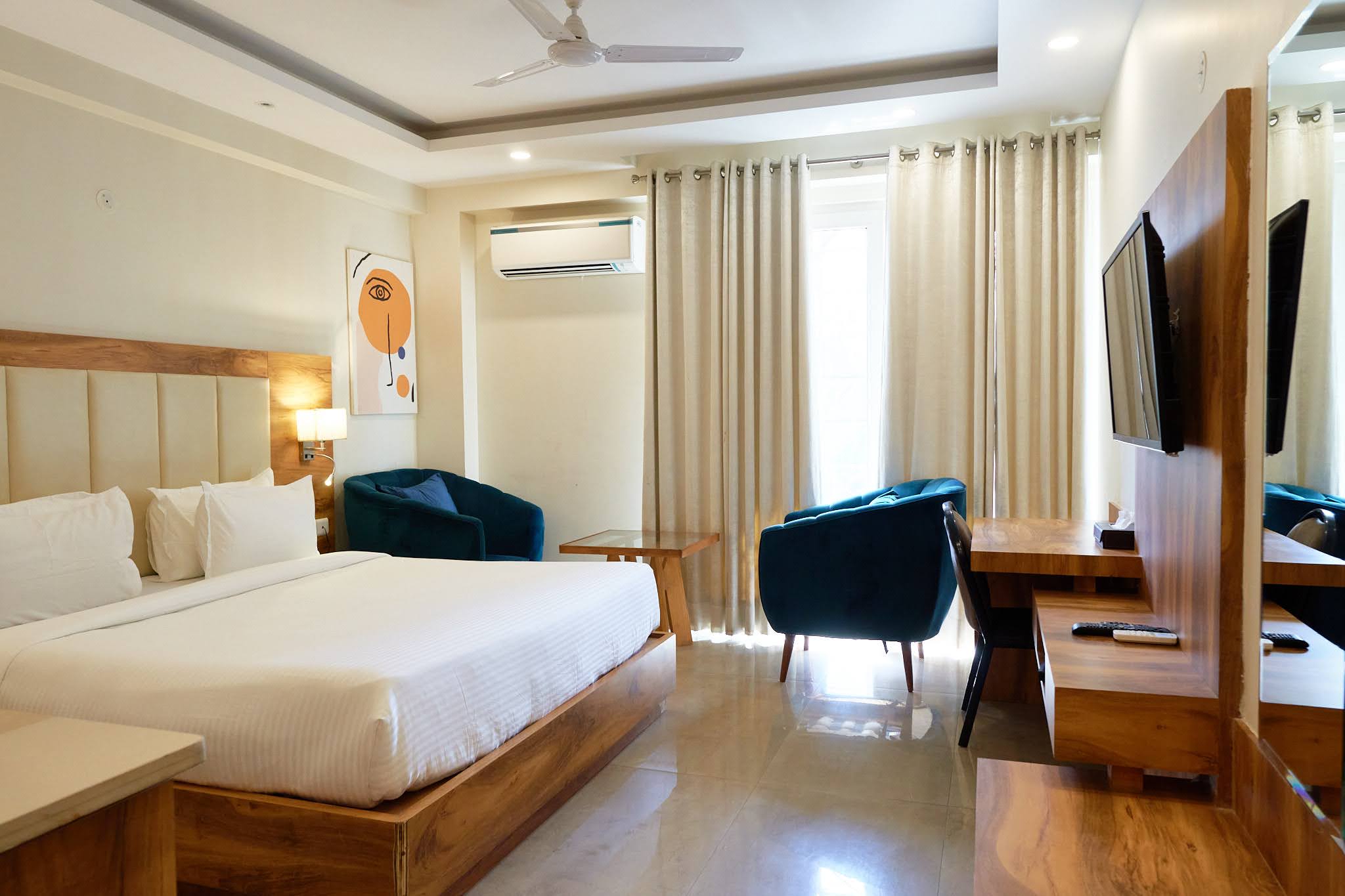 Hotel Golf View Suites Golf Course Road Gurgaon - Reviews, Photos & Offer