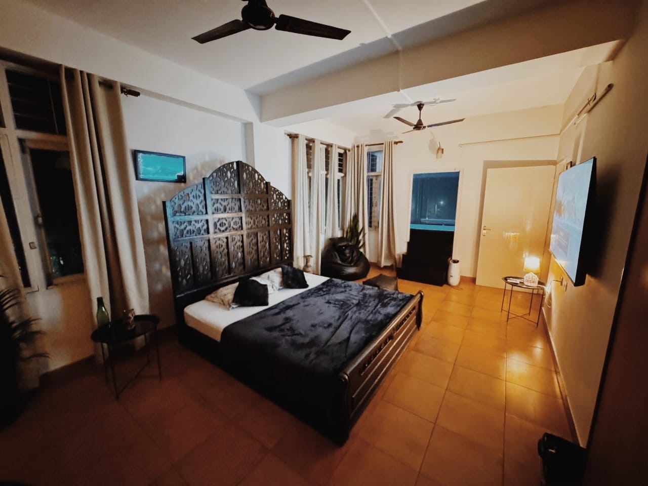 Moroccan moon 𝗕𝗢𝗢𝗞 Guwahati Homestay