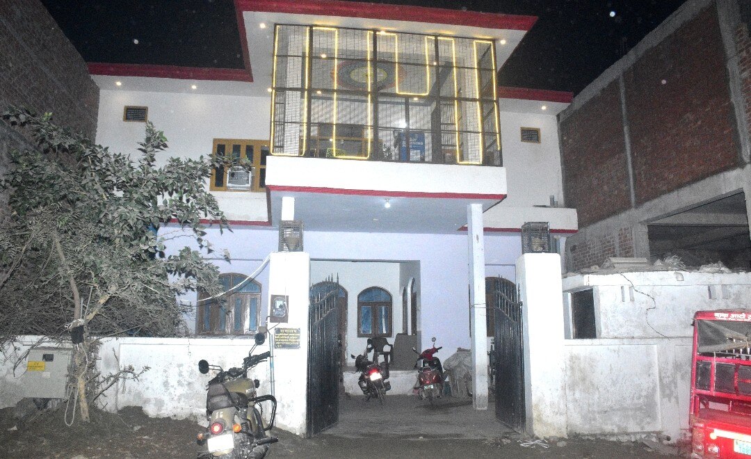 Veda palace 900 miter temple distance 𝗕𝗢𝗢𝗞 Ayodhya Villa