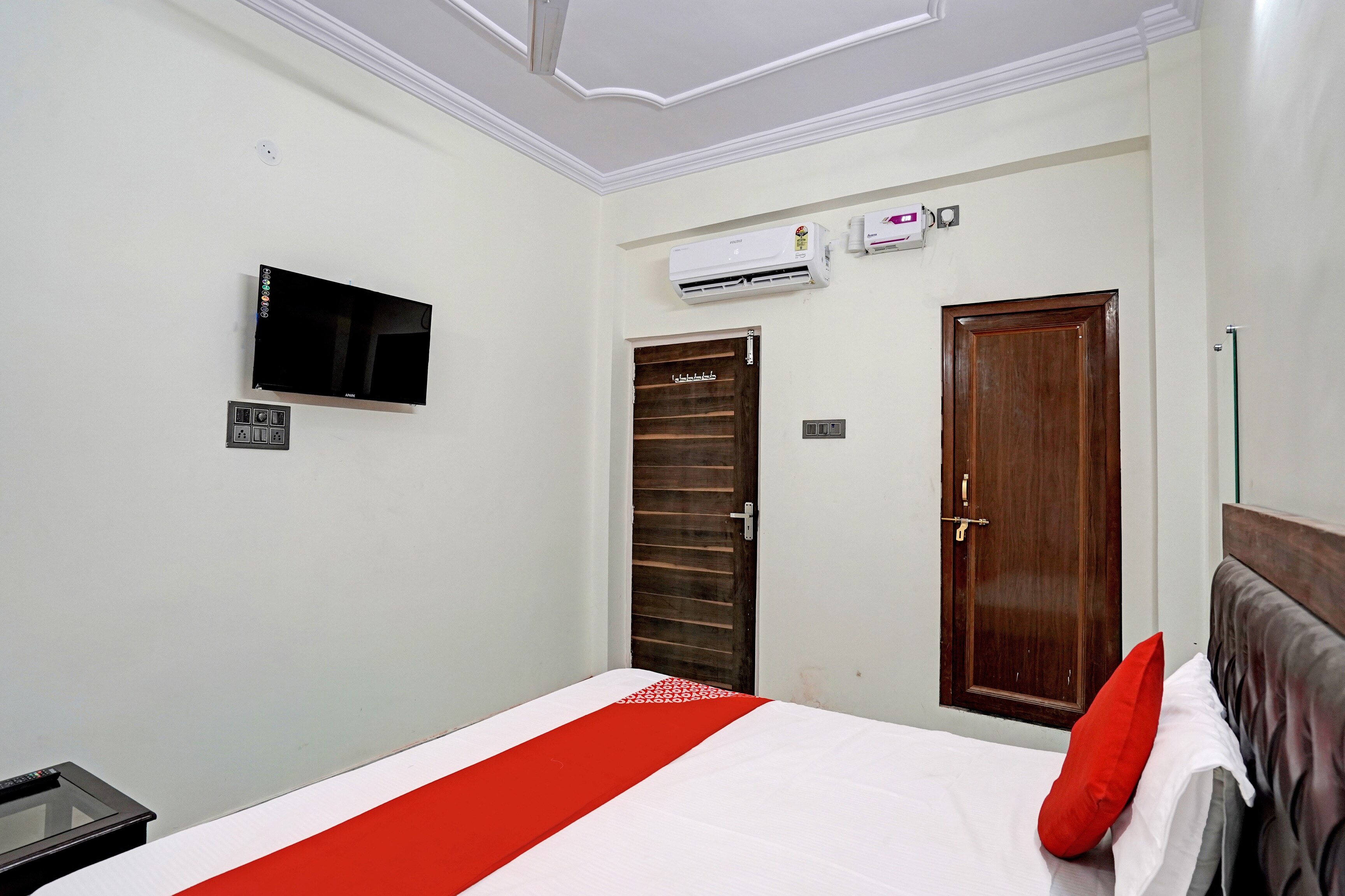 Hotel O Aditya Galaxy Inn Kanpur - Reviews, Photos & Offer