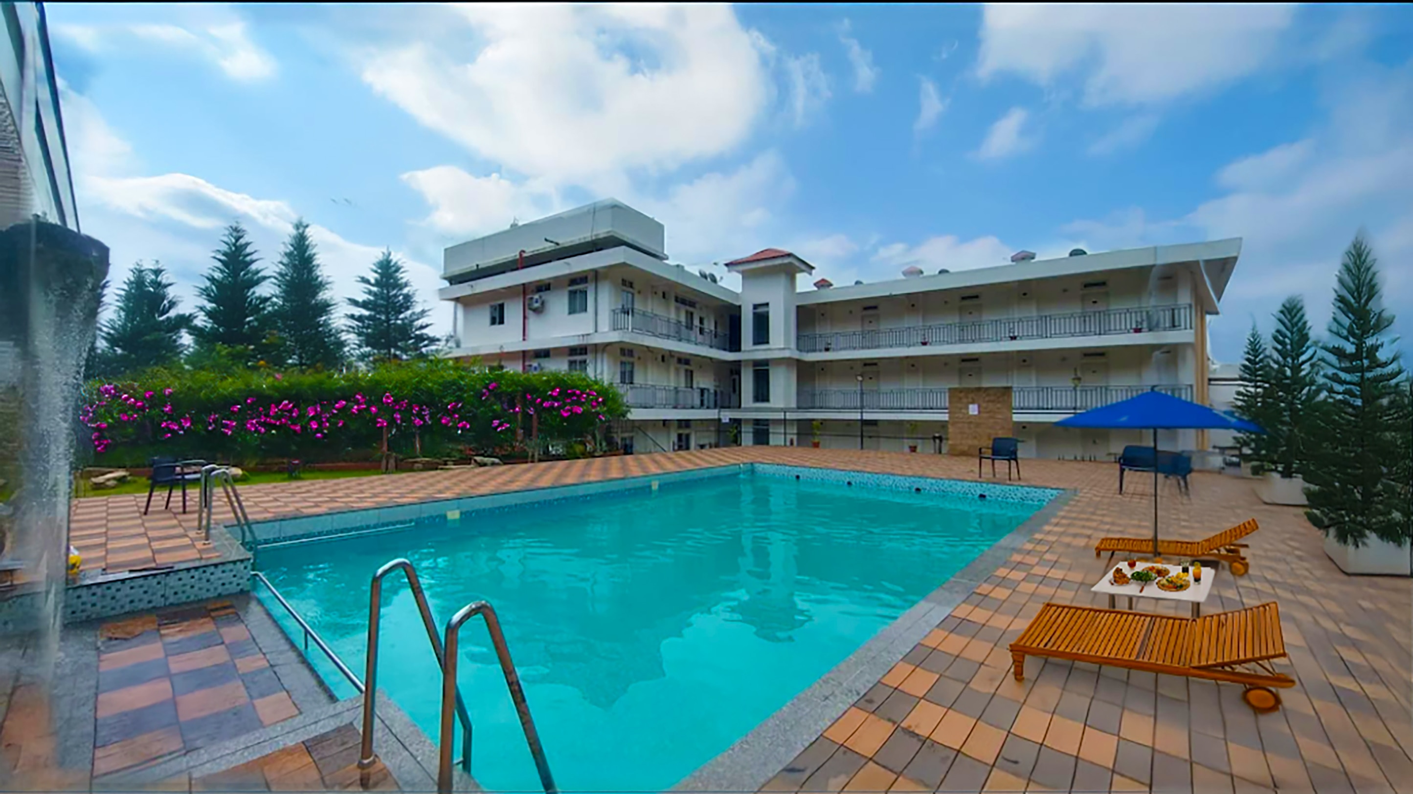 La Nicholas - Lake View (by Summit Hotels) 𝗕𝗢𝗢𝗞 Shillong Resort