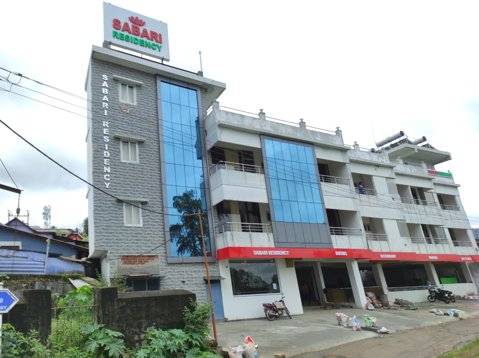 SABARI RESIDENCY 𝗕𝗢𝗢𝗞 Valparai Hotel